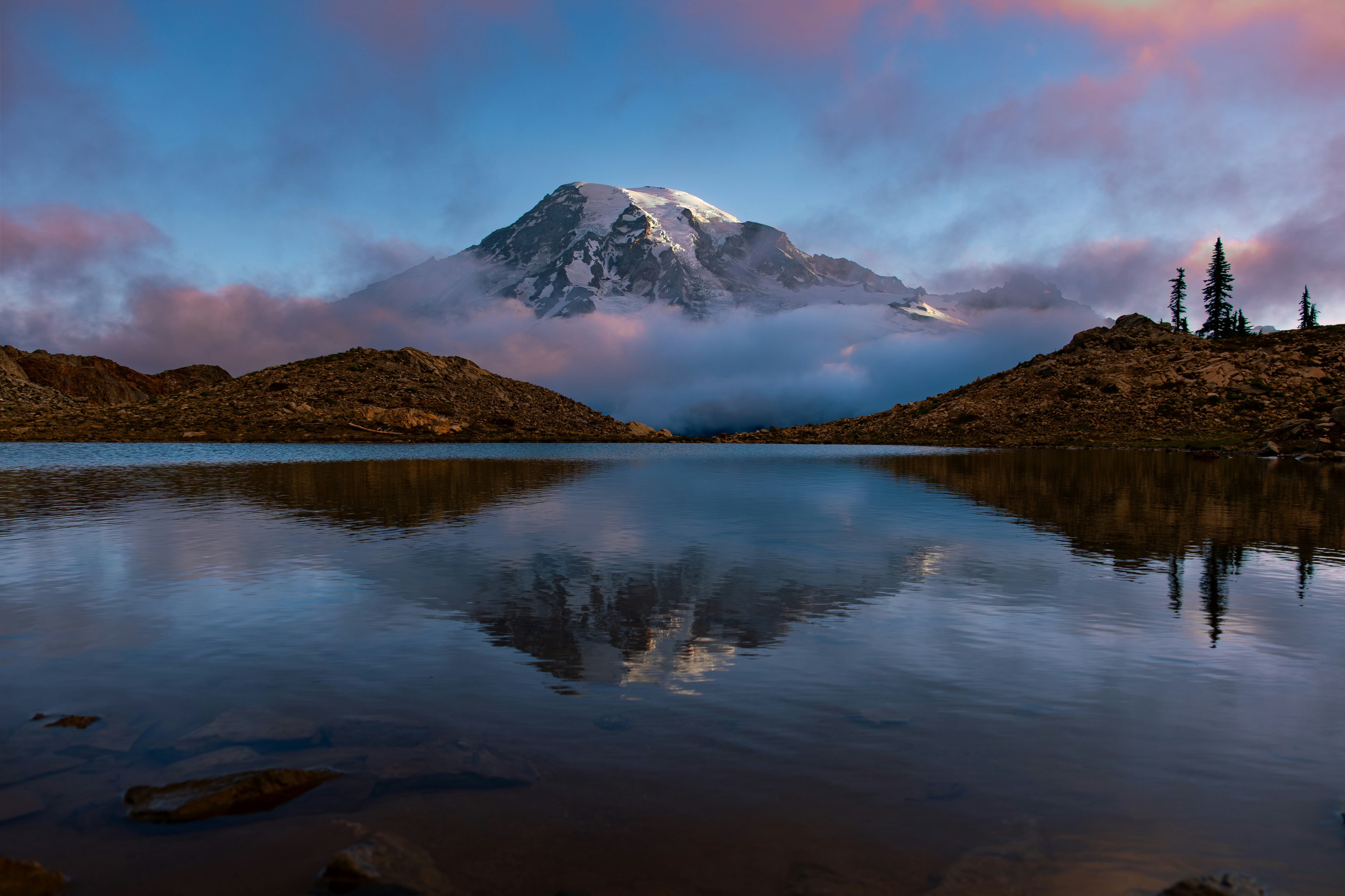 Snowcap at Dusk: A Mountain Lake reflection