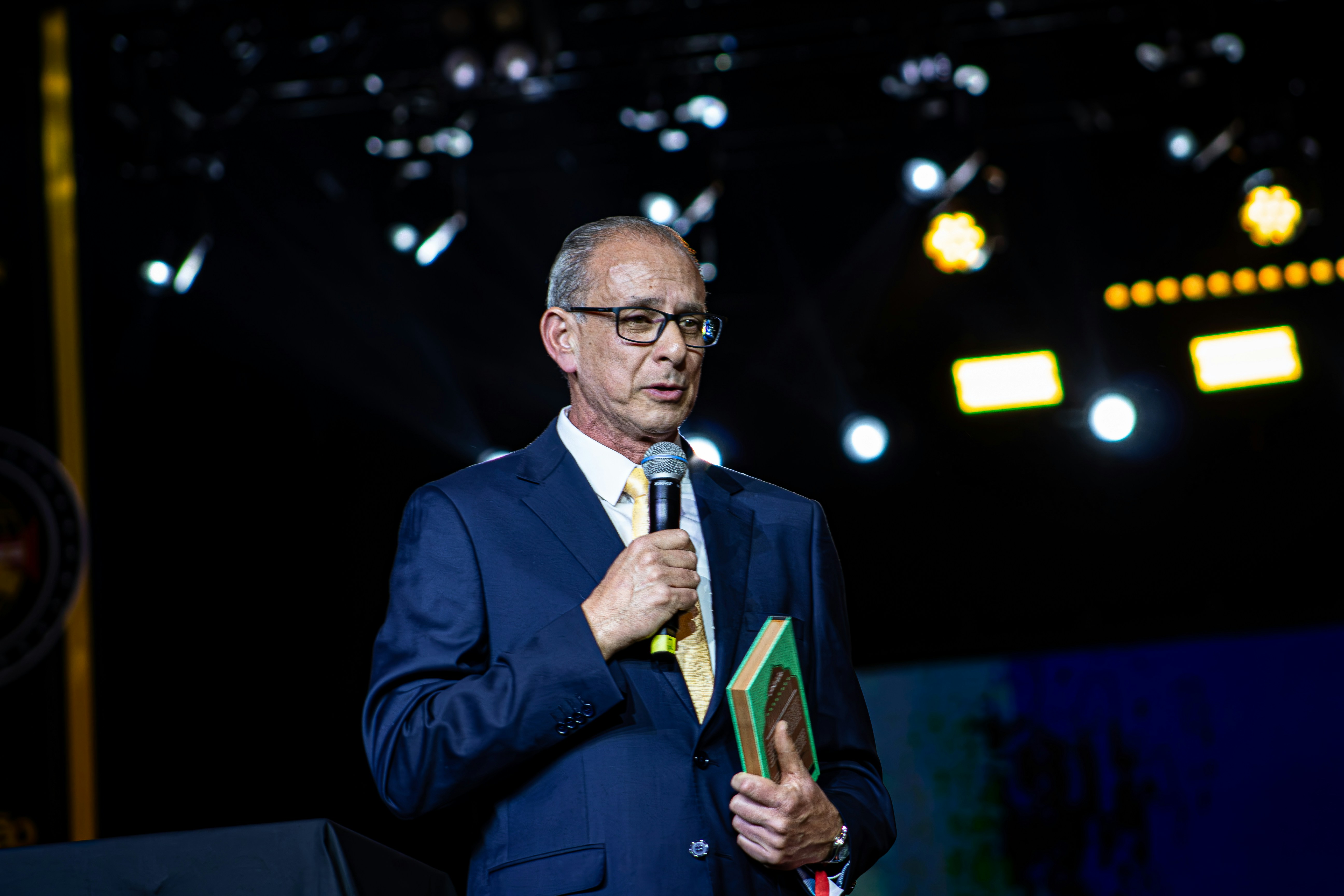 The Orator in Focus: Authority With a Folded Page