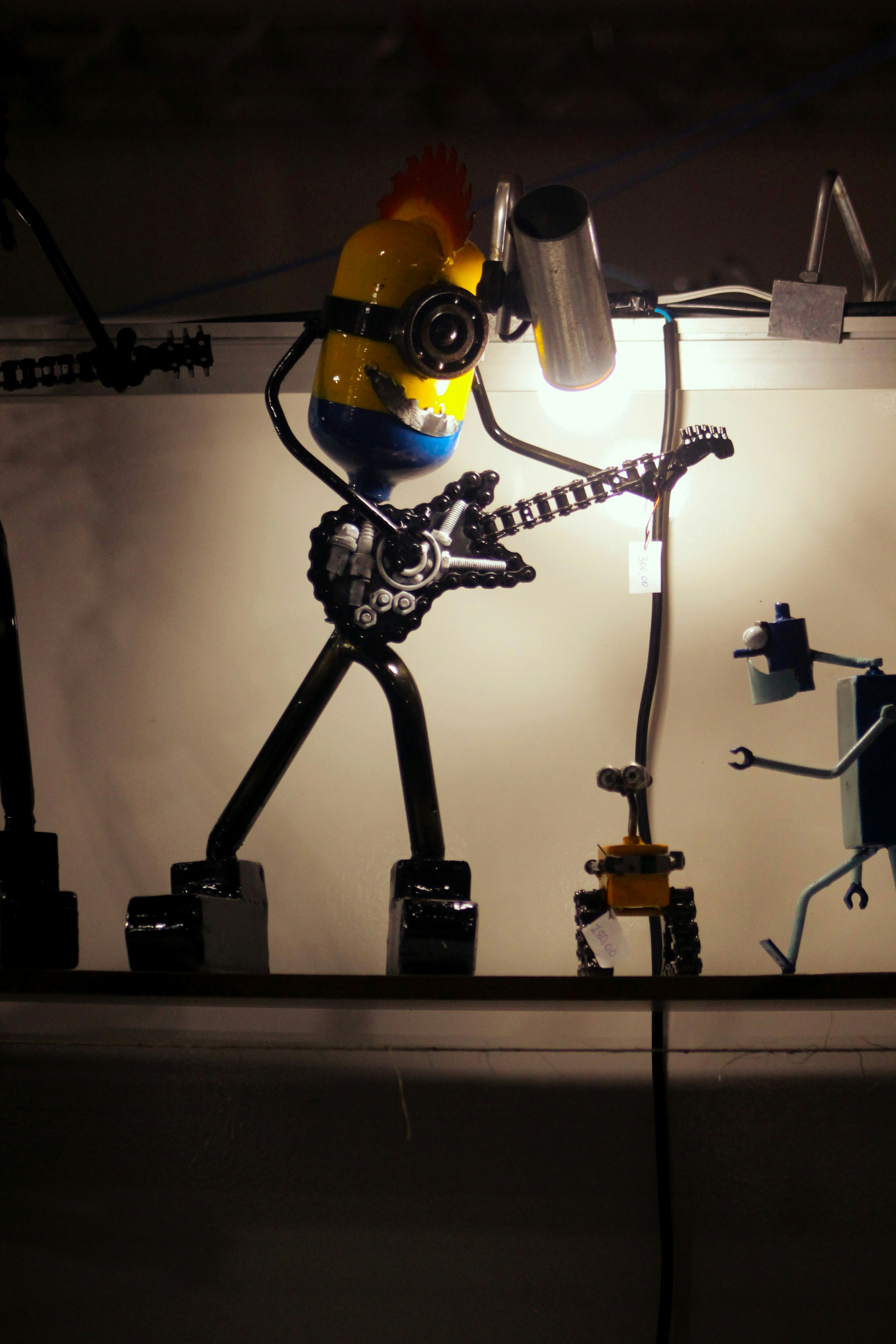 The Mechanical Marionette Under the Spotlight