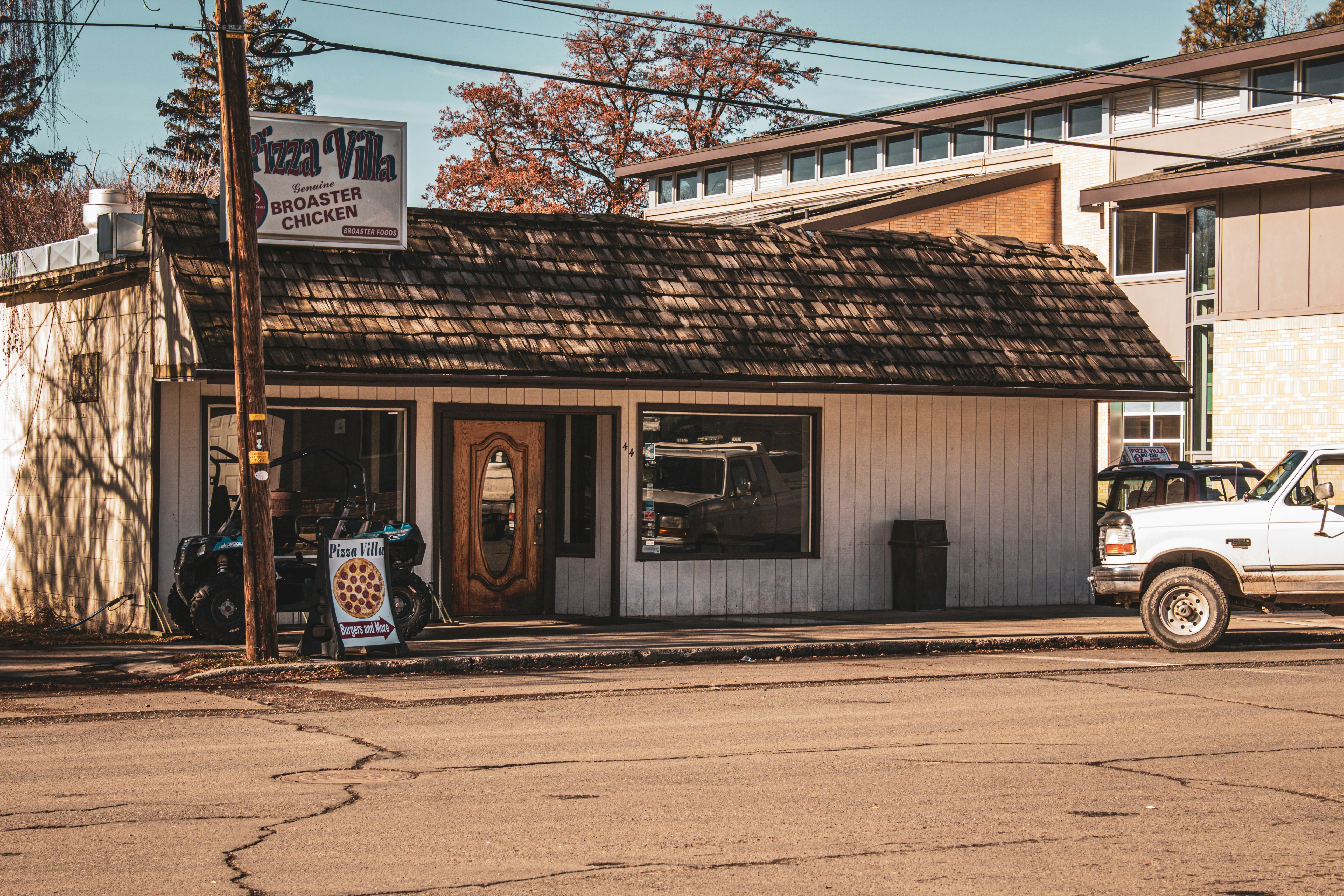 Dusty Corner Café: A Quiet Streetfront with a Local Roast