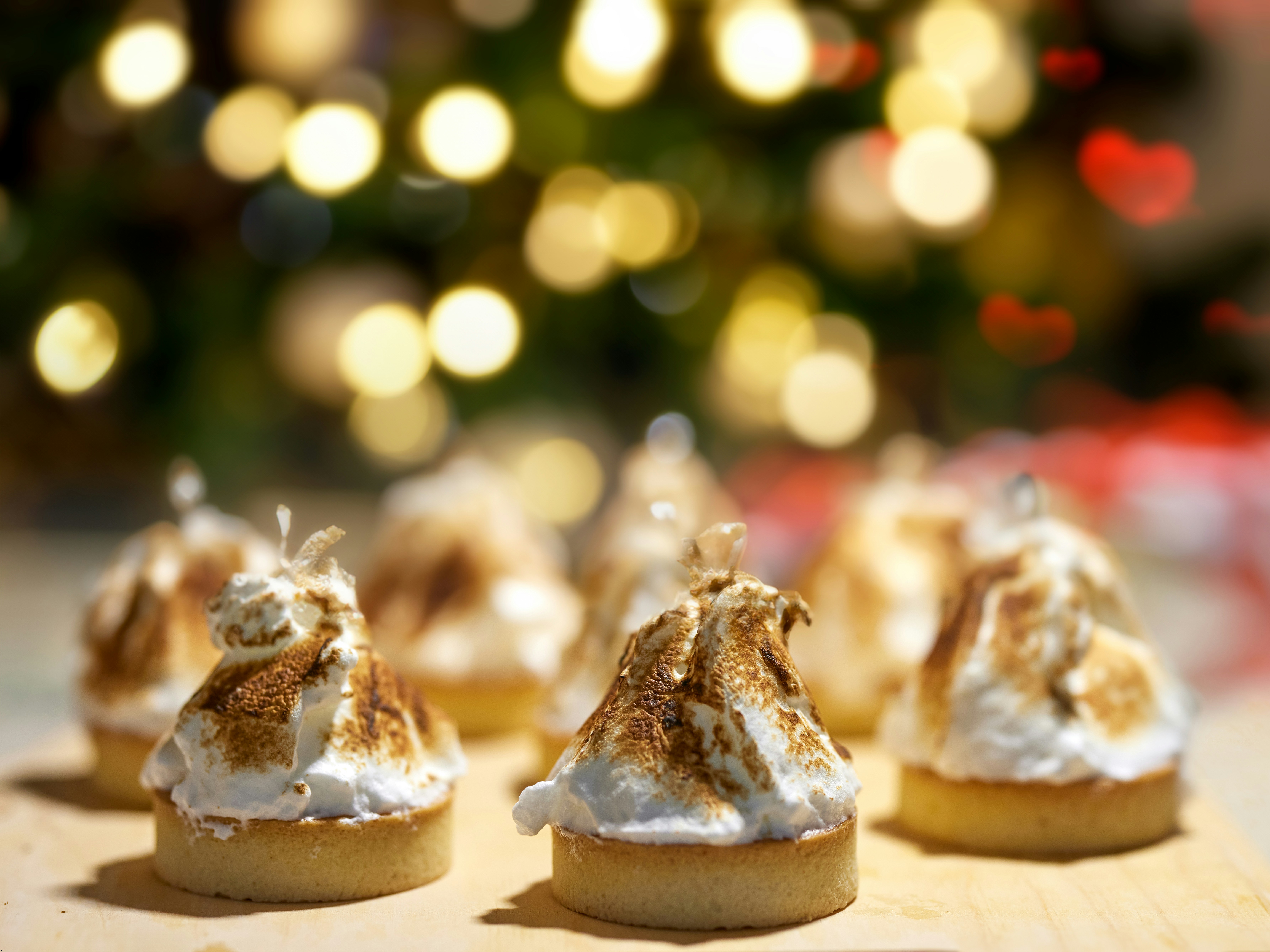 Mini Christmas Mallets: Toasted Meringue Tarts on a Holiday Board