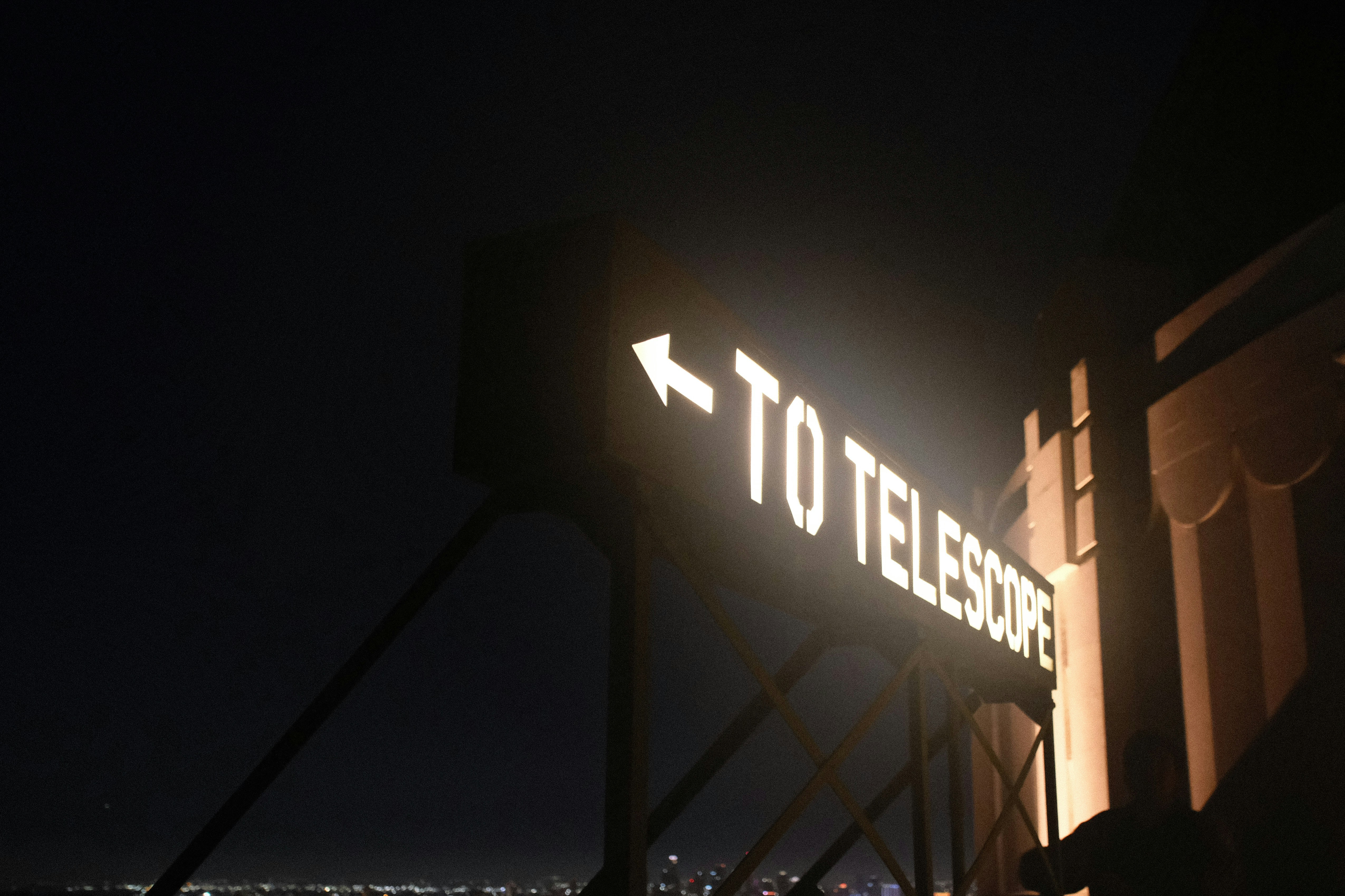 Night Signpost: A Silent Descent toward the Telescope