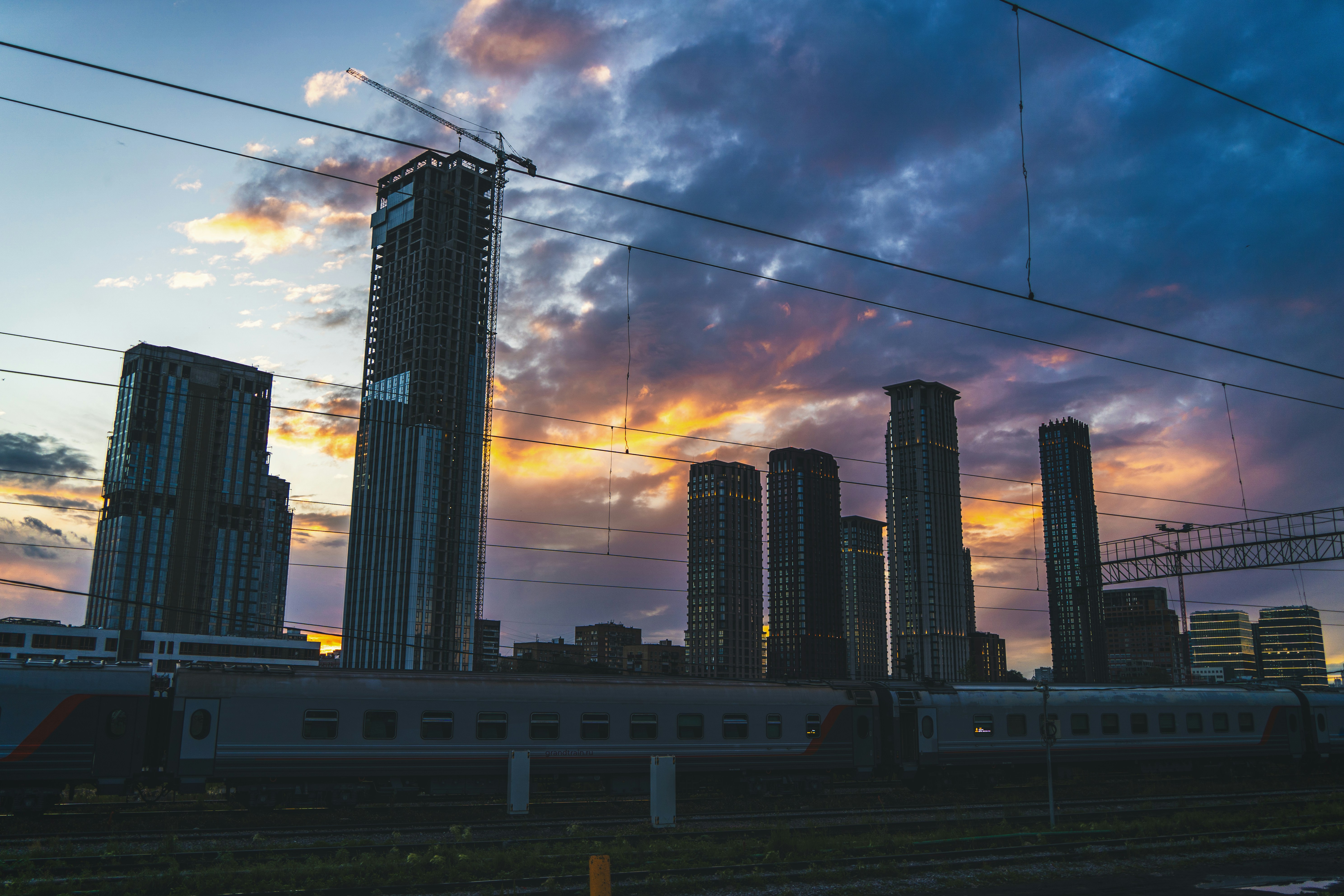 Twilight Skyline Overstretched Rails
