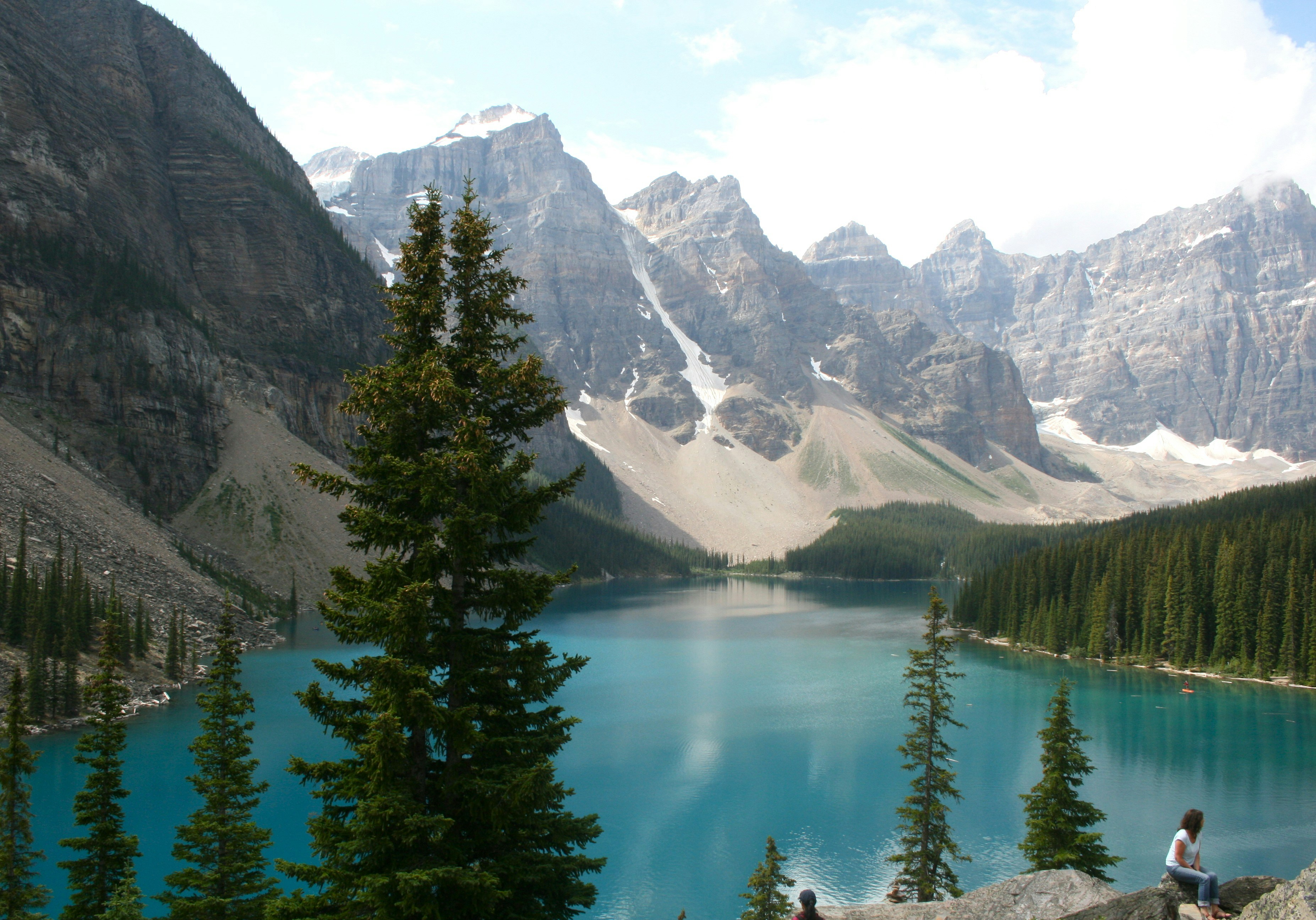 Emerald Lake Amid Alpine Peaks