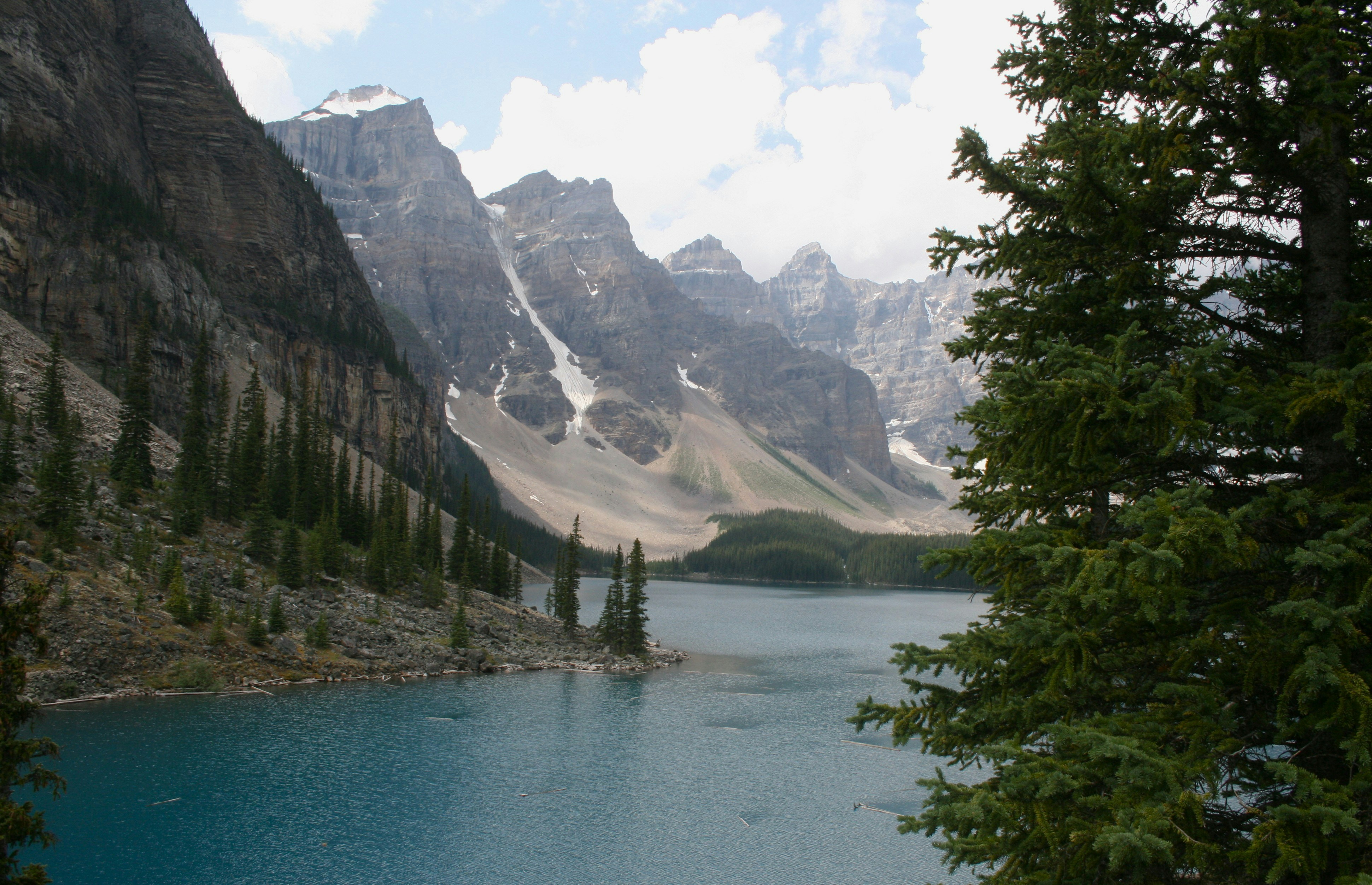 Emerald Lake at the Edge of the Peaks