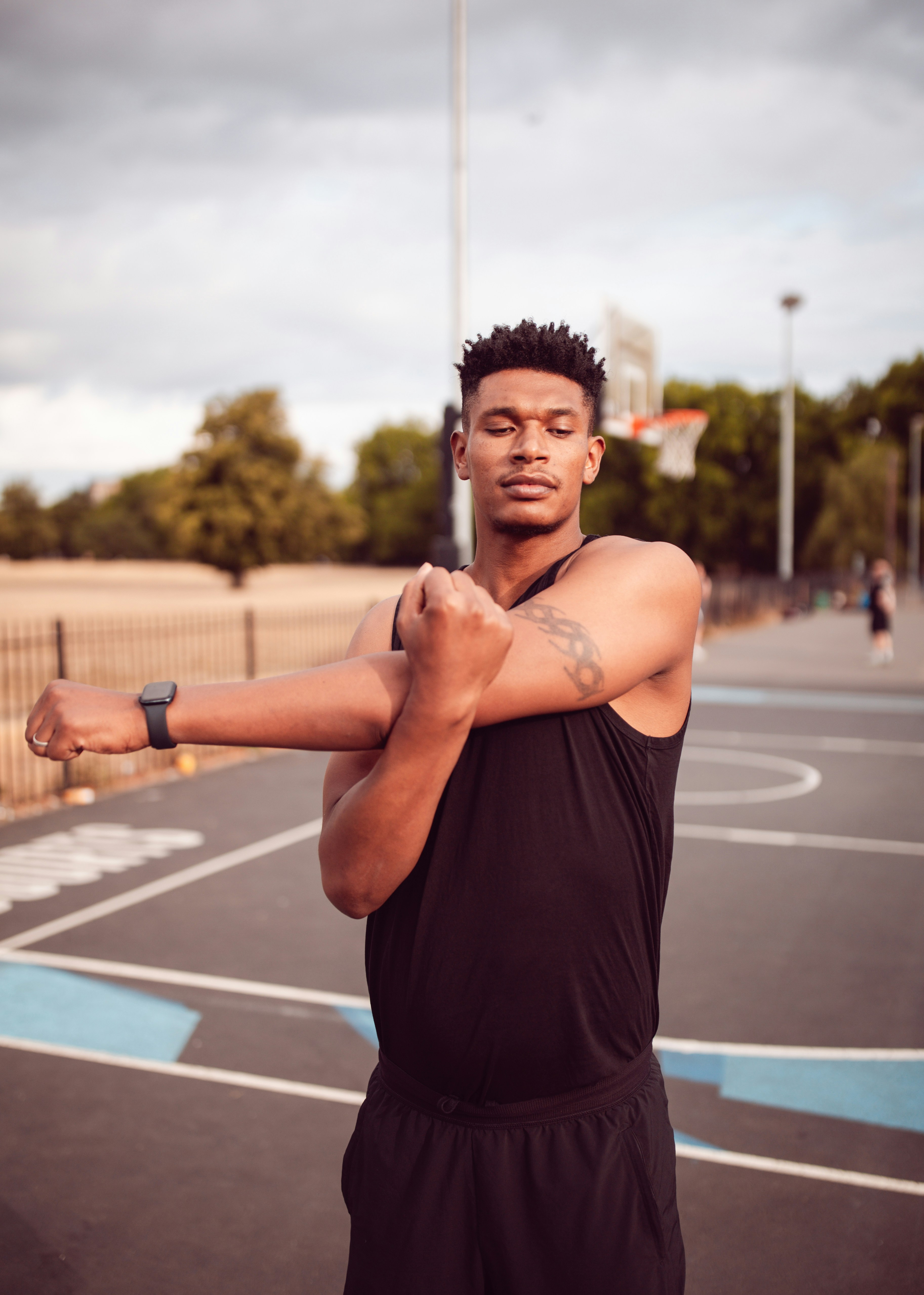 Athlete in Motion: A Pose of Focus at the Park Court
