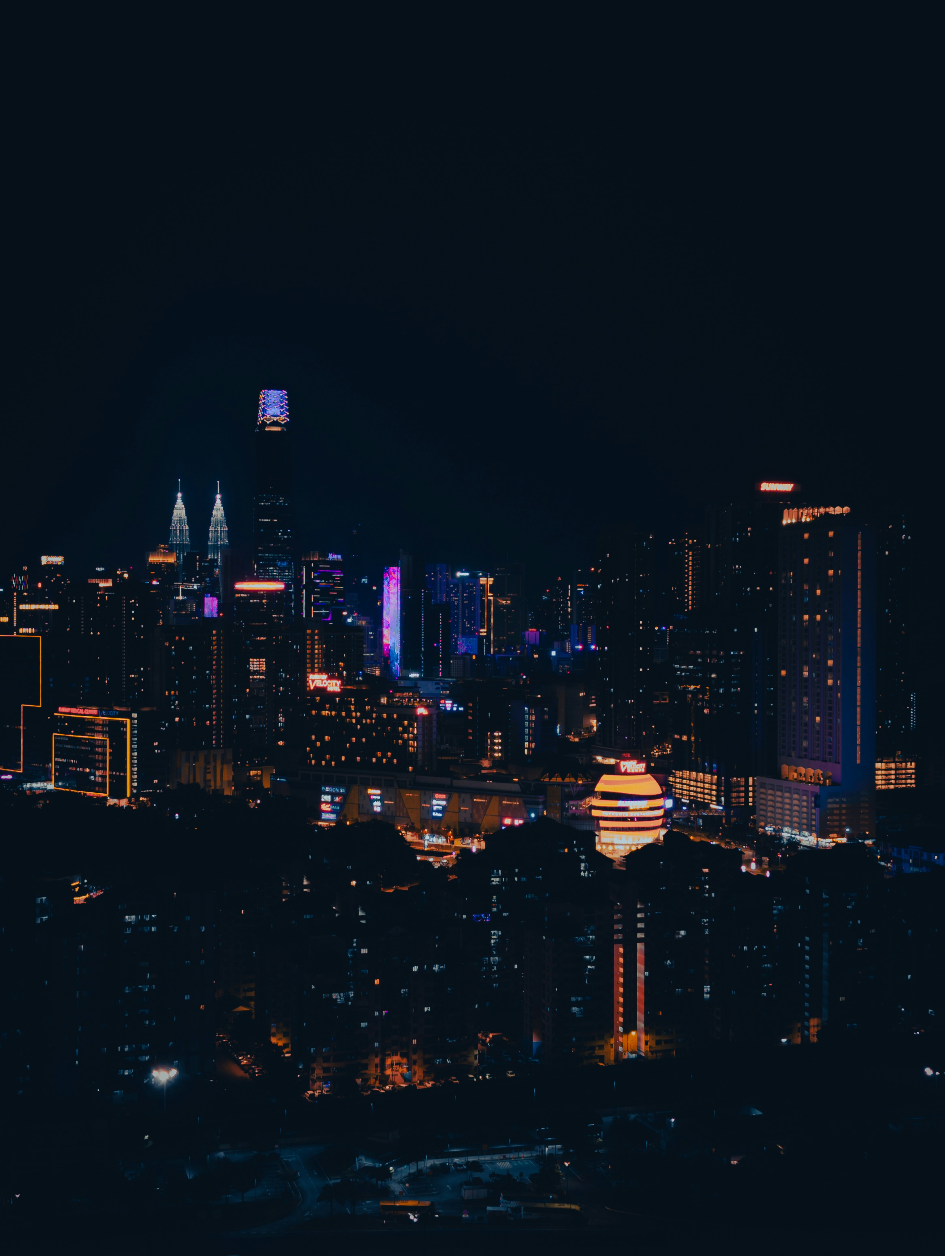 Night Skyline in Neon Haze: A City That Never Sleeps
