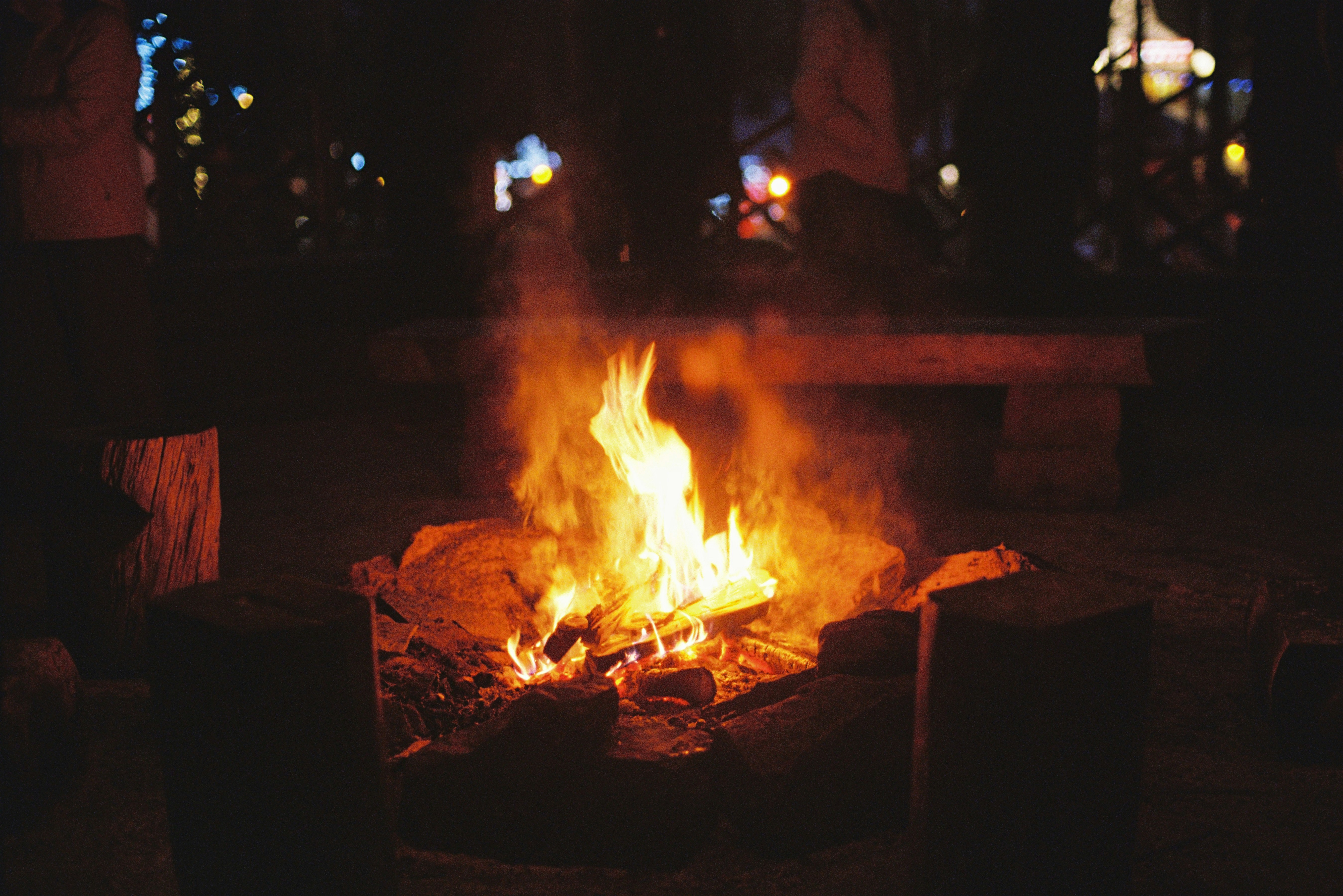Campfire Aura: A Quiet Night Around the Ember Circle