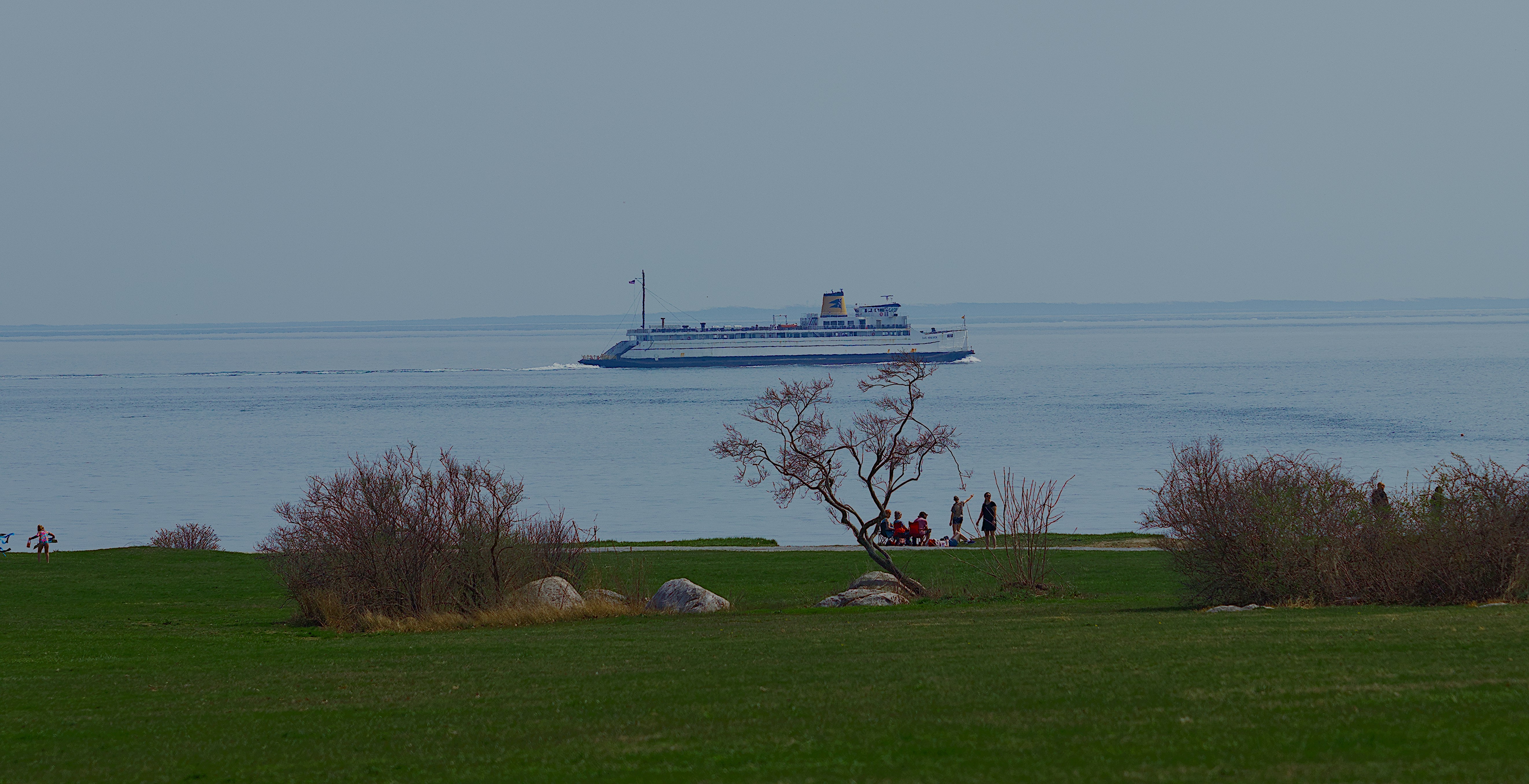 Vessel on the Horizon: A Quiet Sea Crossing