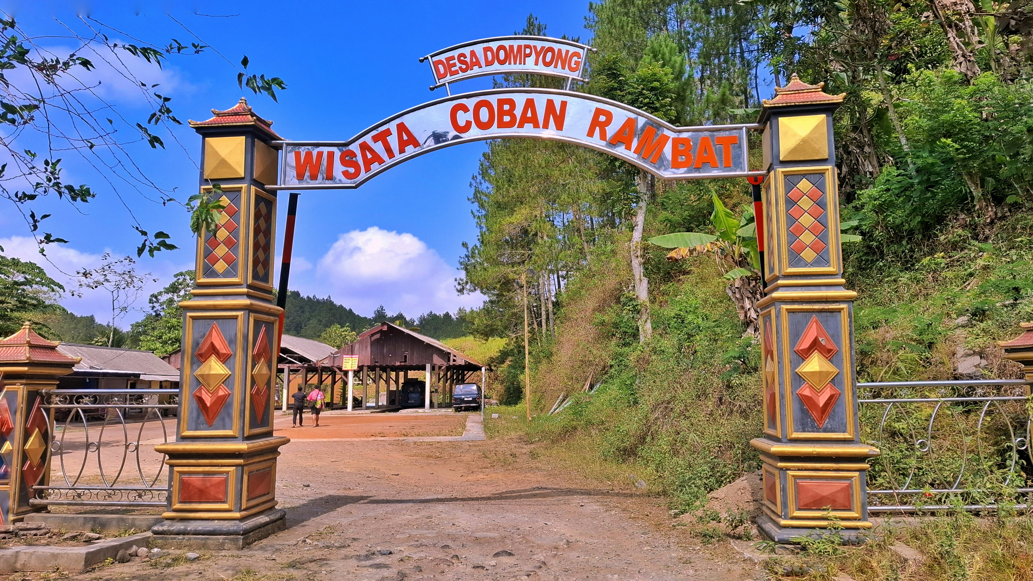 Gateway to Wisata Coban Rambat