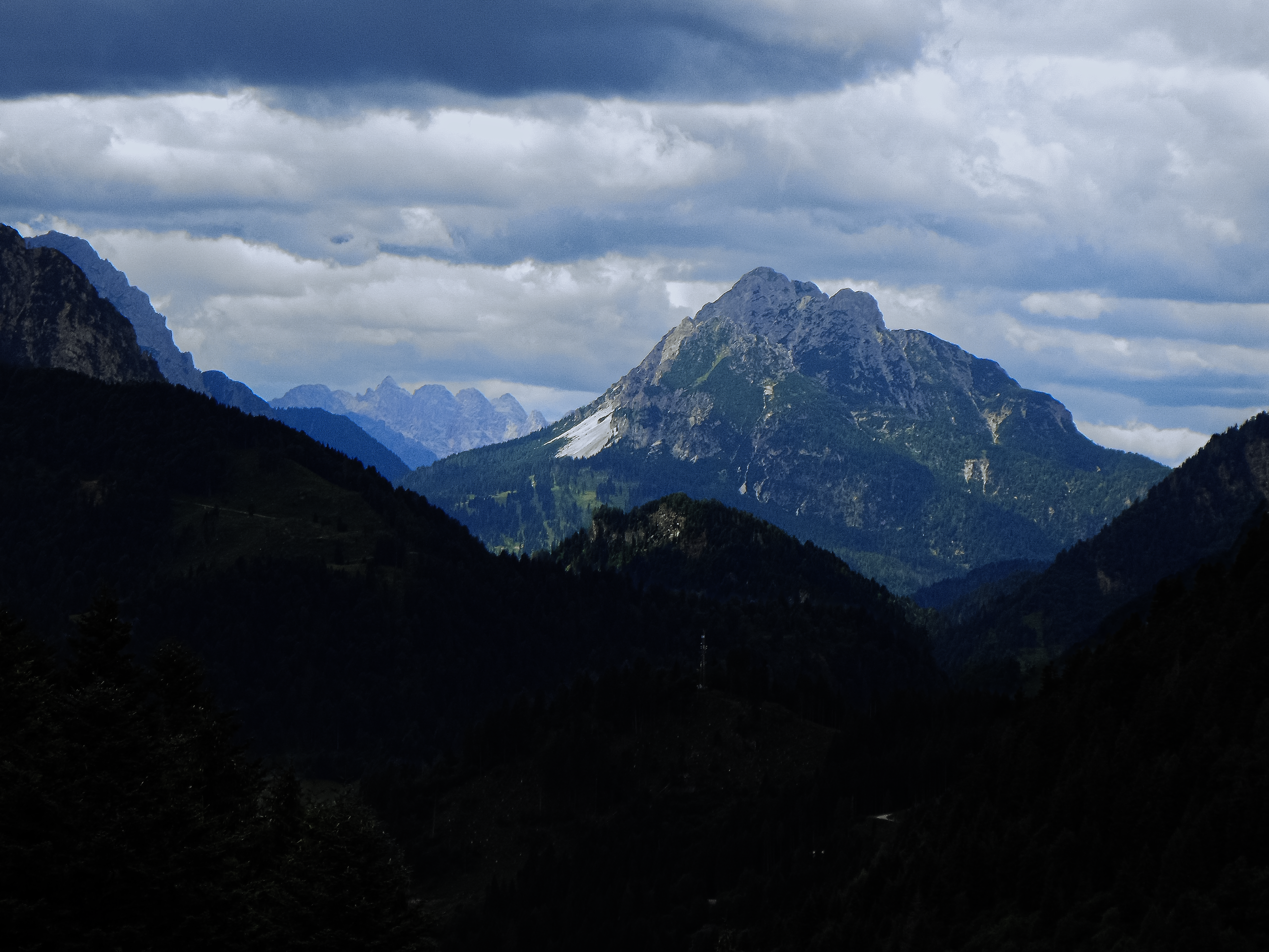 A Crown of Peaks Shrouded in Morning Mist