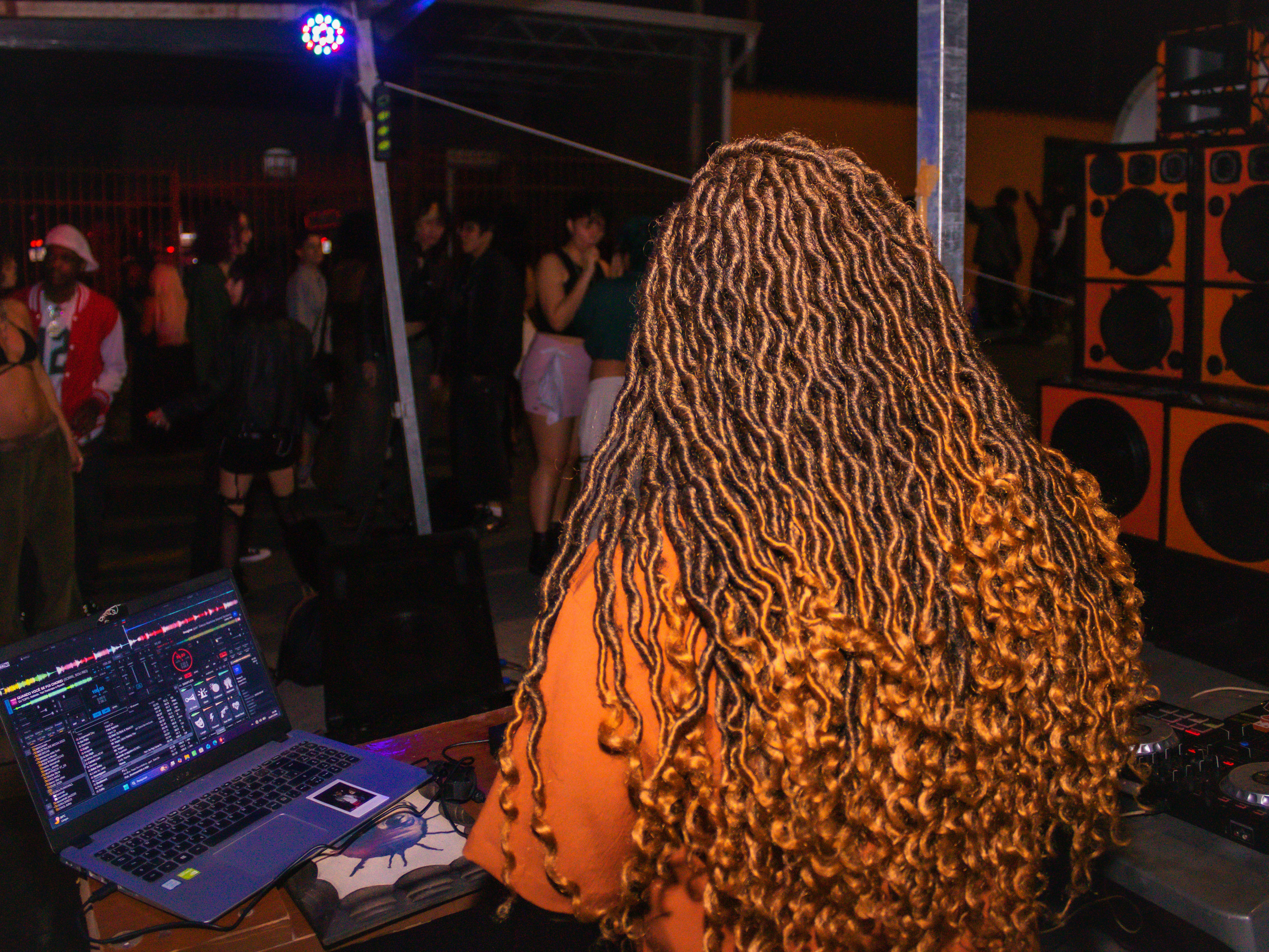 DJ at the Turntable: Cascading Curls in Concert Lighting