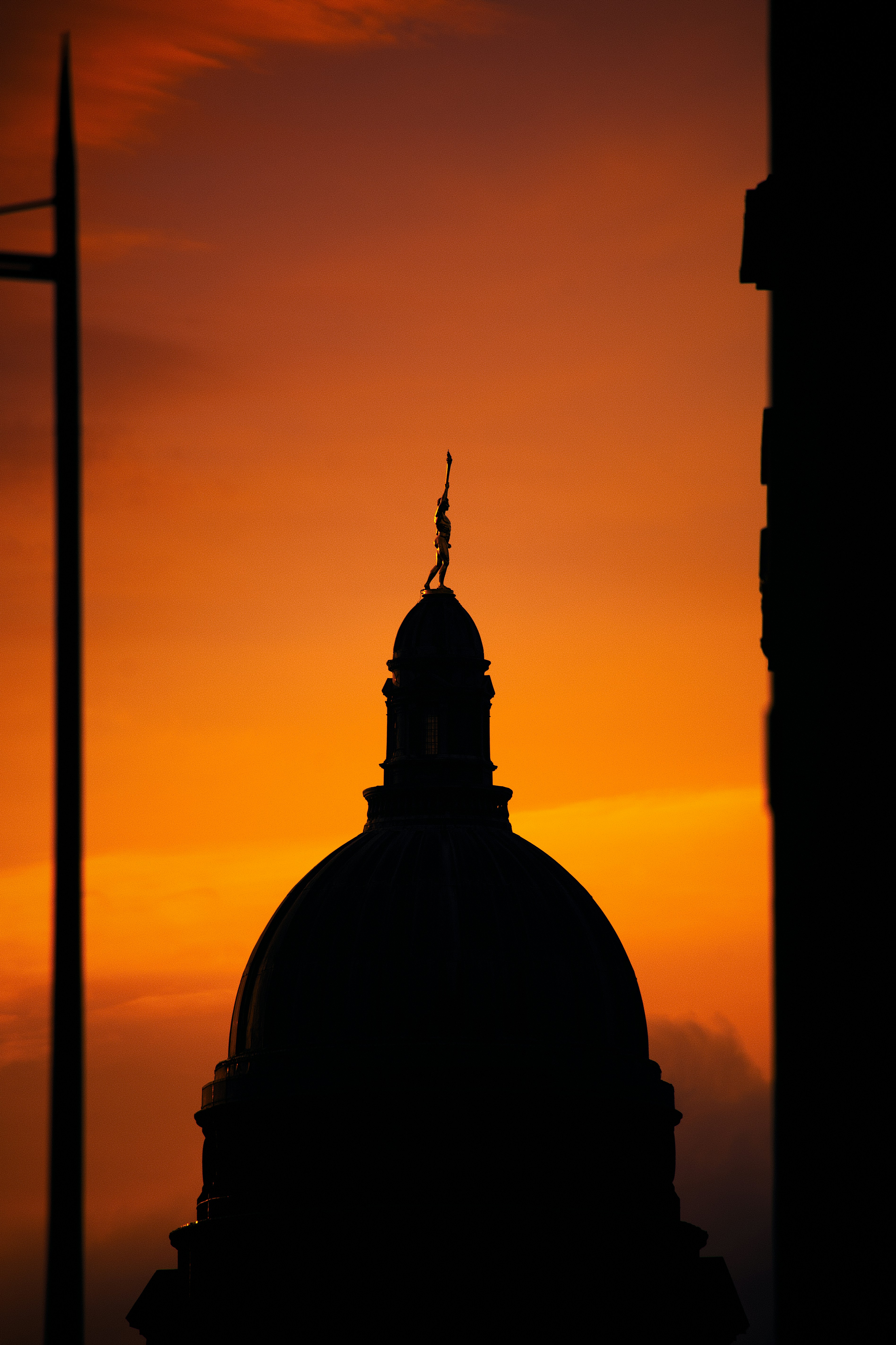 Silhouette at Dusk: A Domed Skyline Carved by Sunset