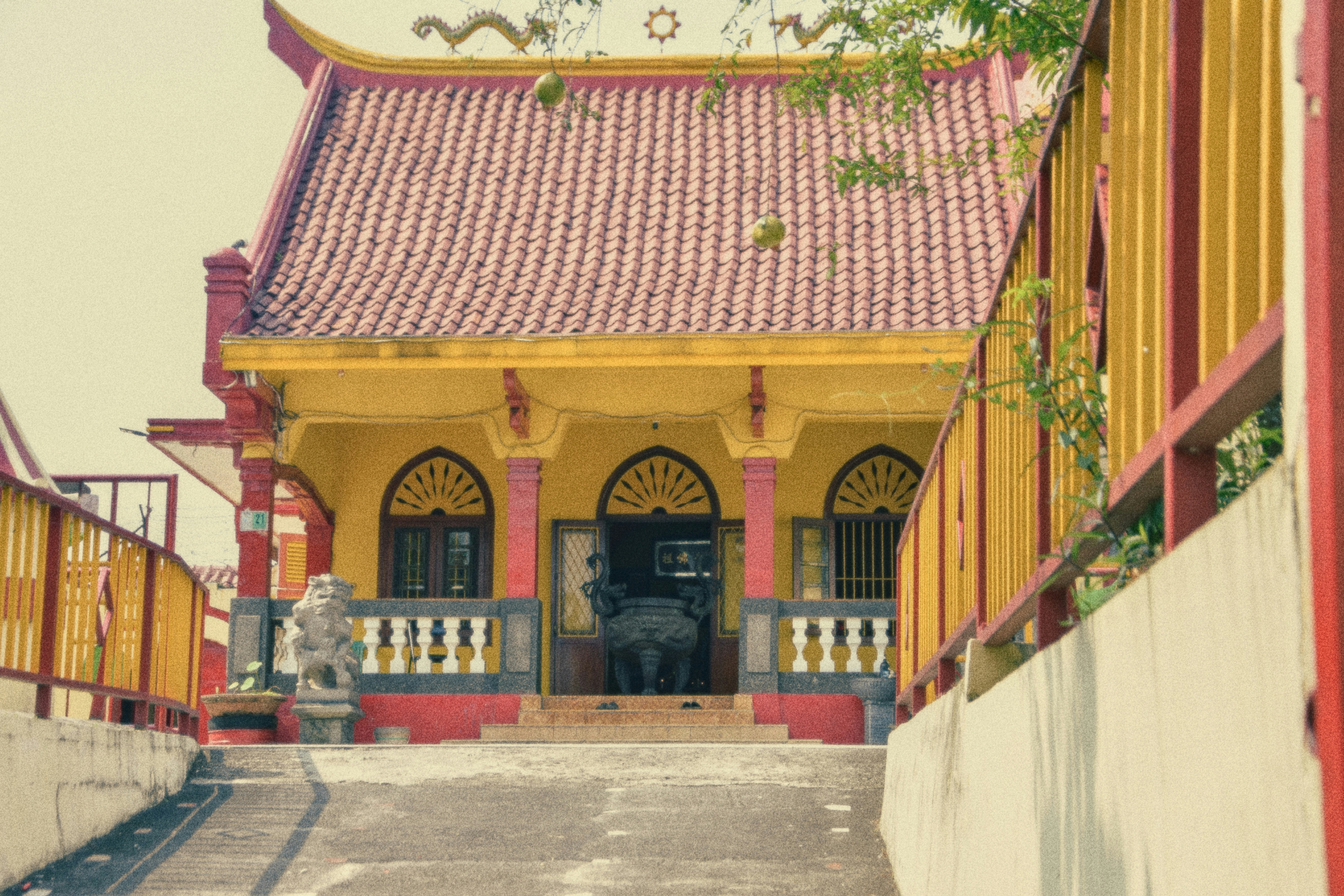 Gateway to the Golden Roof: A Quiet Shrine Steps