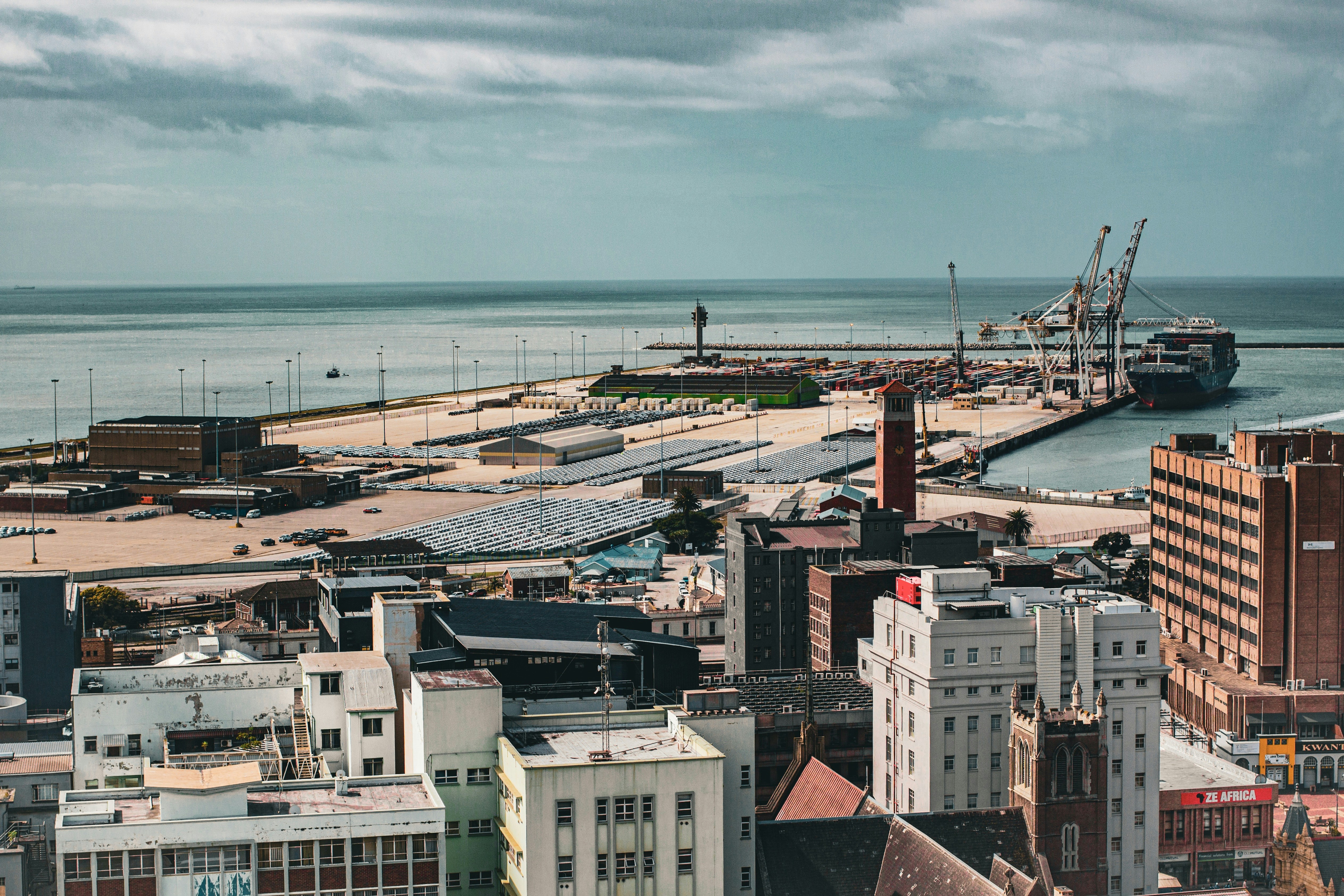Harbor Edge Overlook: A Quiet City by the Sea