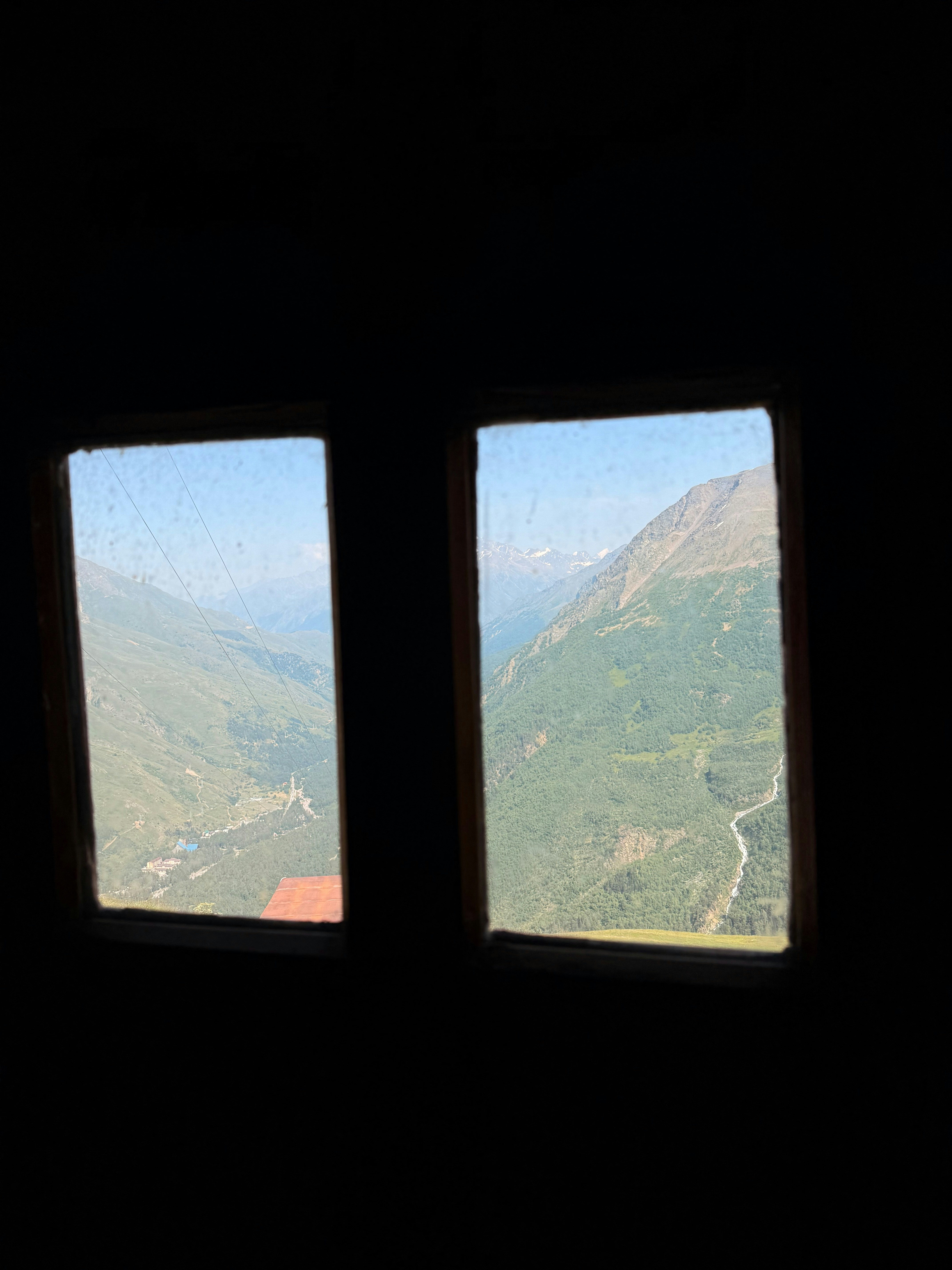 Window to the valley: dual-pane overlook