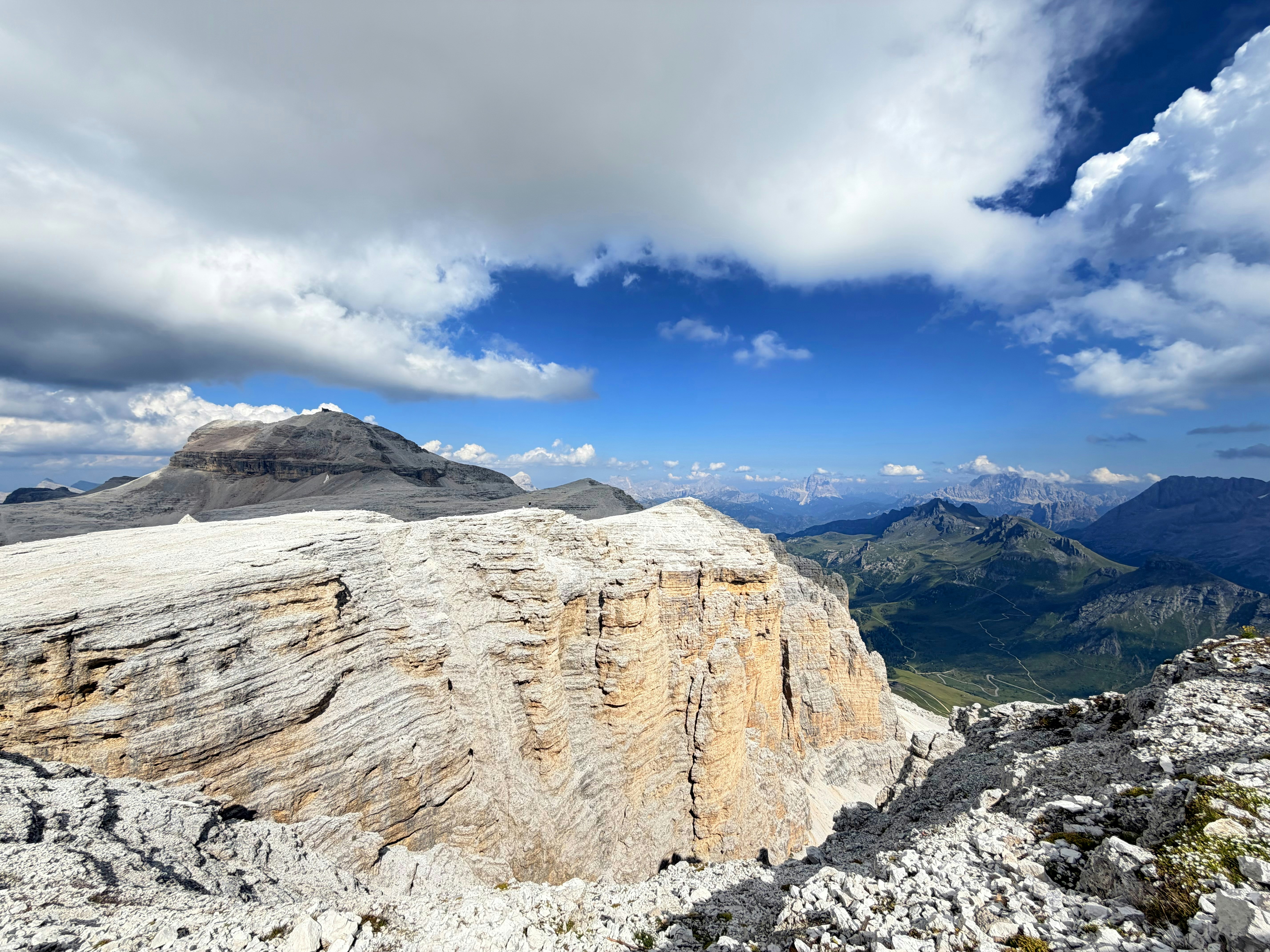 Cliff Edge Overlook: Stone Plateaus and Alpine Horizon