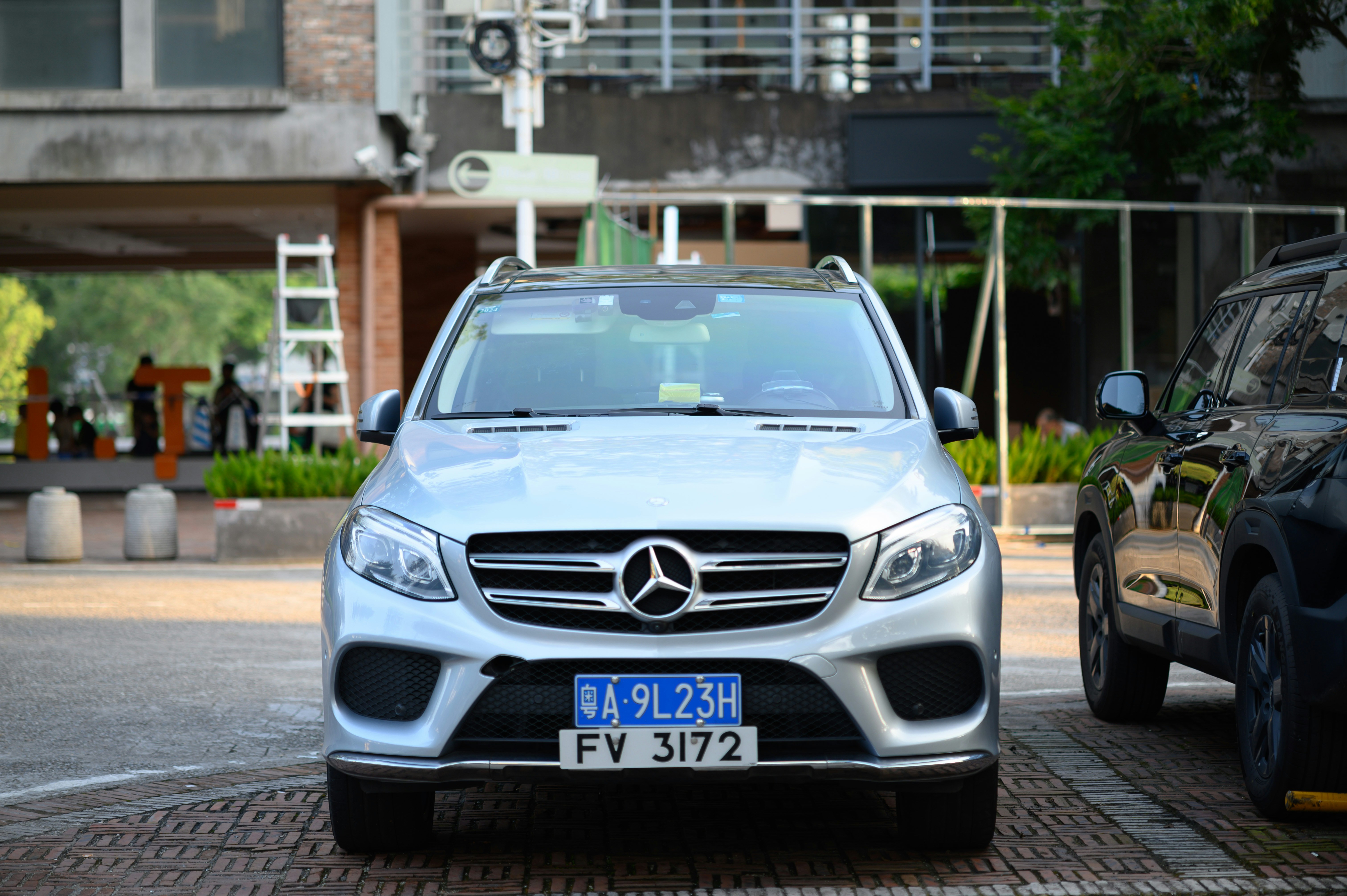 Mercedes-Benz at Rest: A Front-Center Shot in a Quiet Courtyard