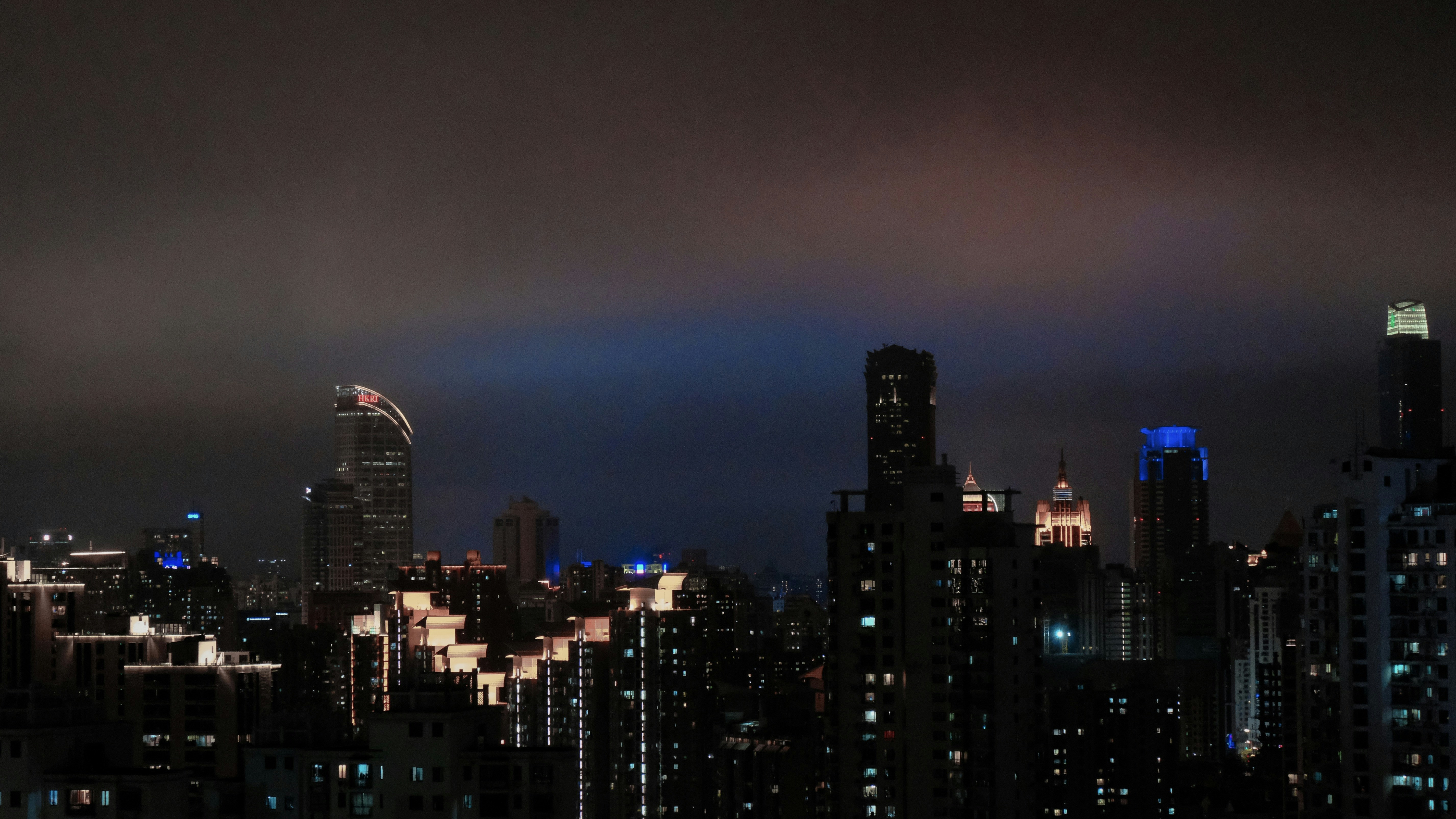 Midnight Skyline: City Lights Beneath a Velvet Horizon