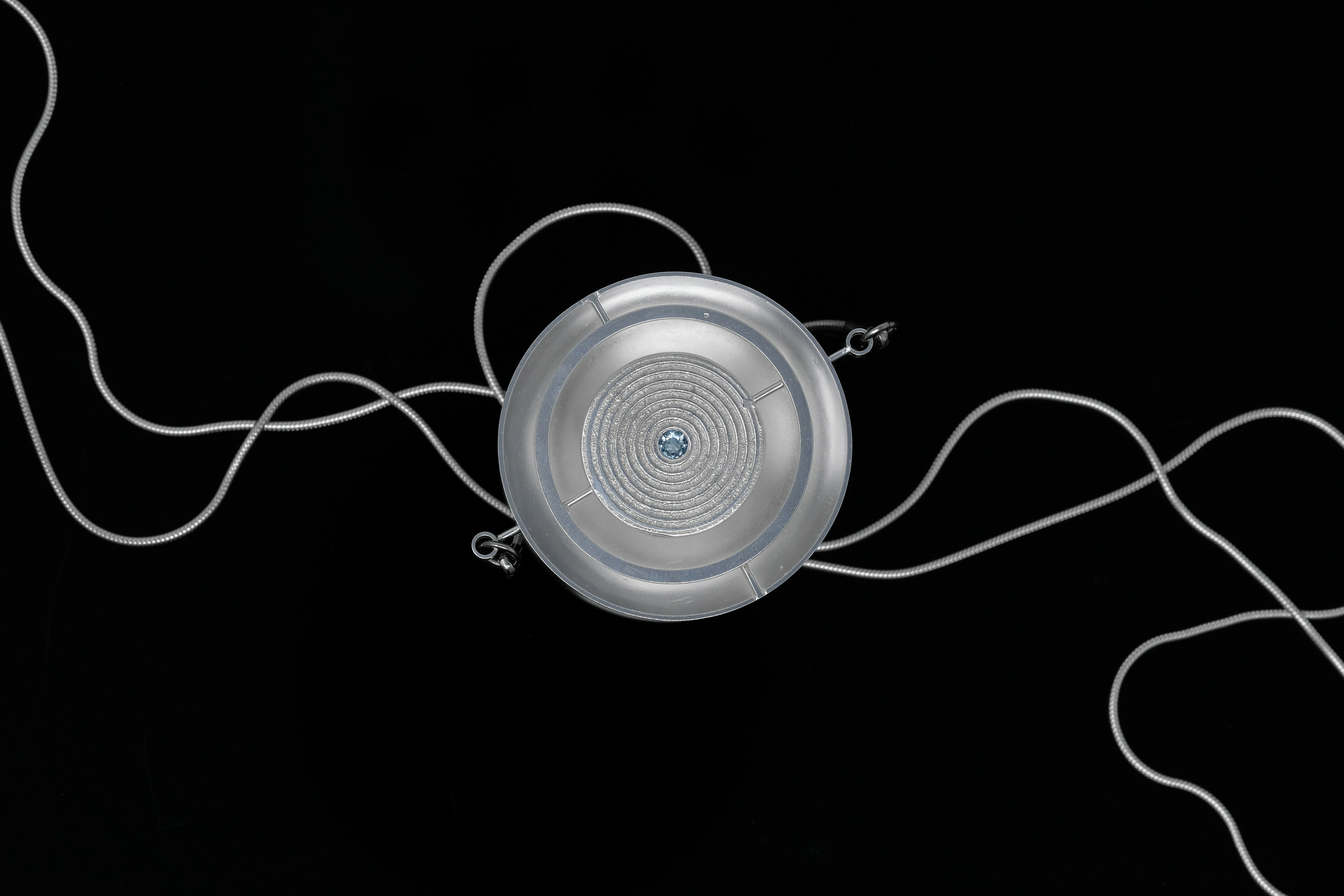 Circular Pendant in Midnight Net
