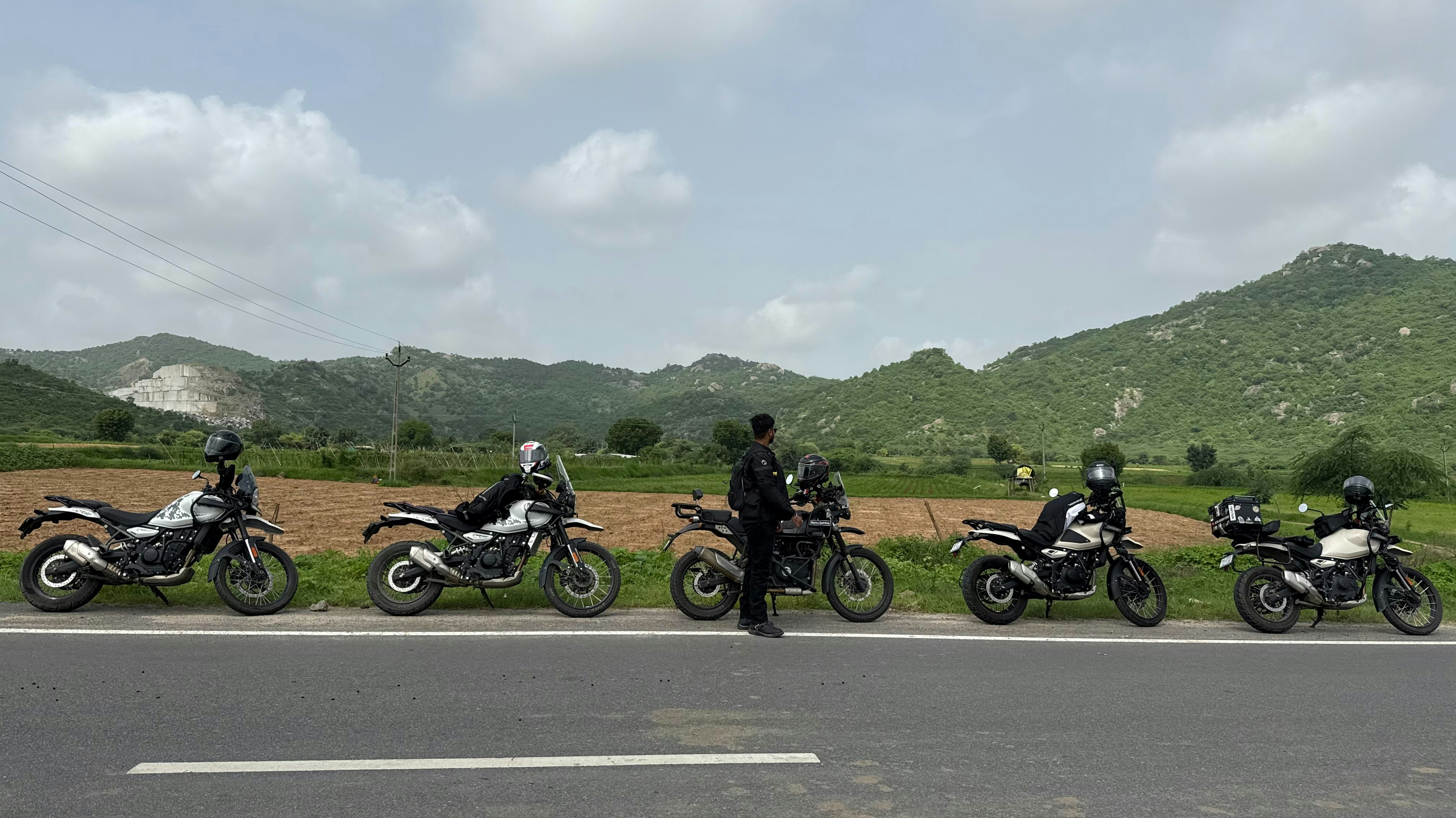 Lineup by the Foothills: Riders Pause on the Open Road