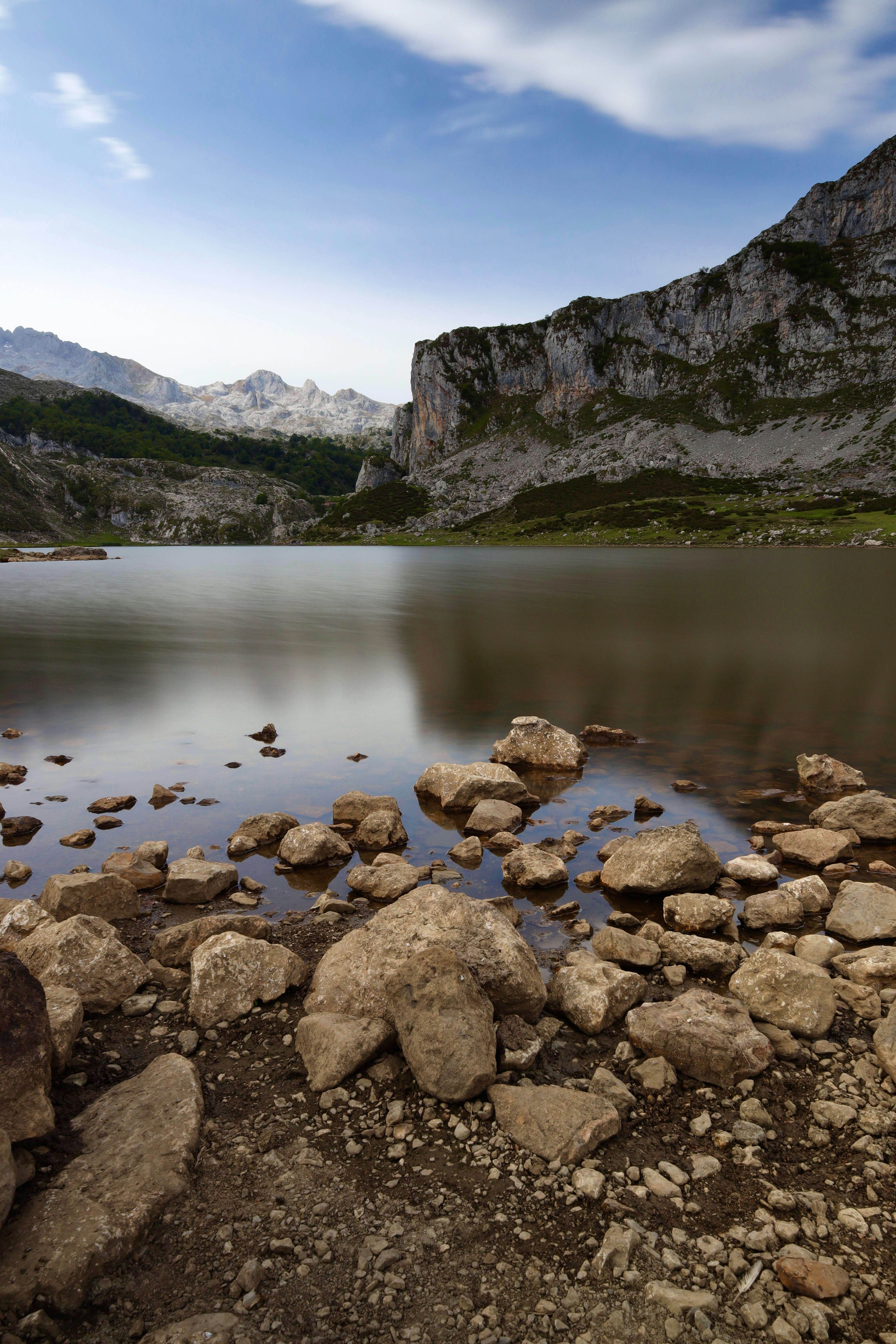 Shoreline of Silent Peaks