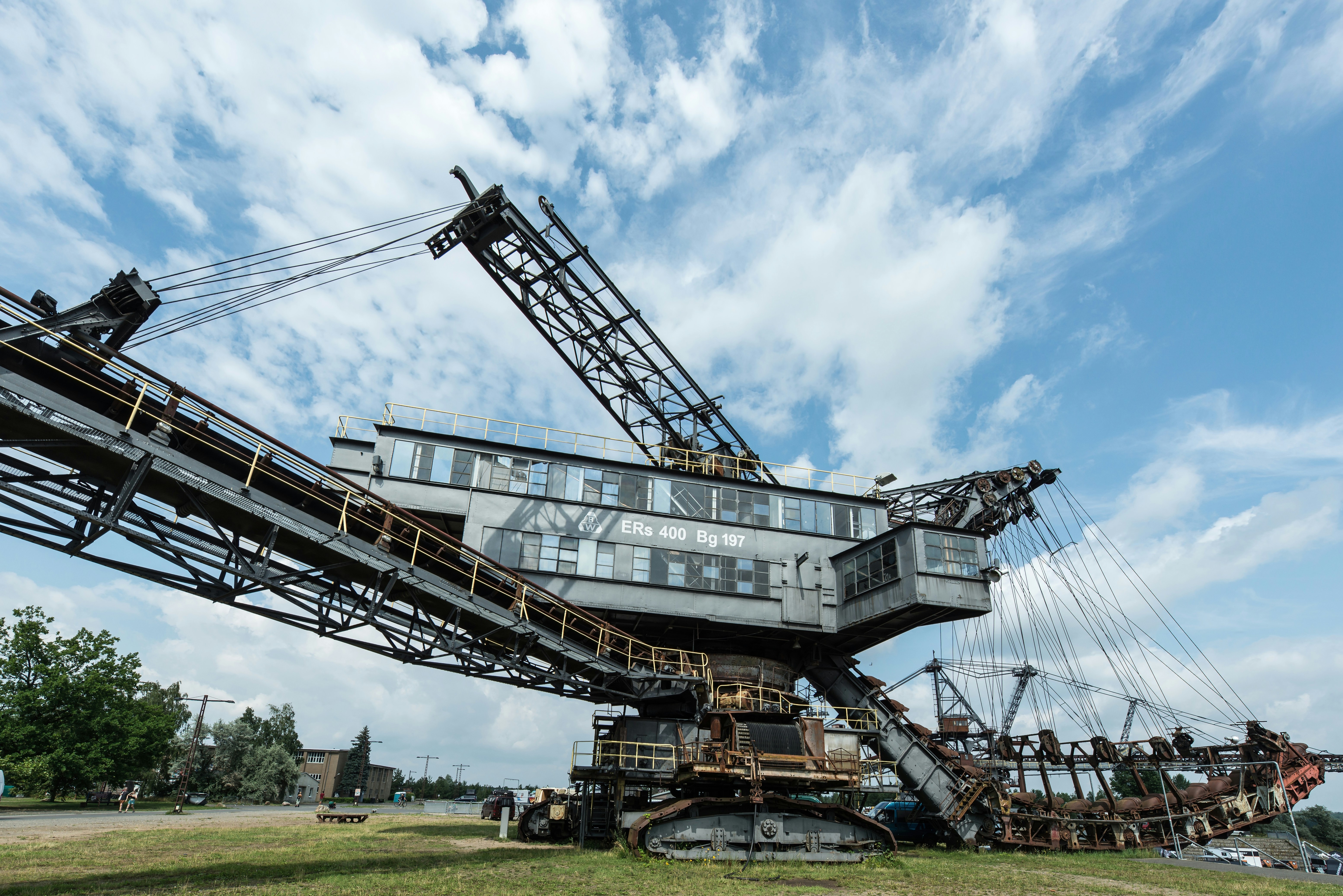 Giant Bucket-Chain: A Timeless Titan of the Open Field
