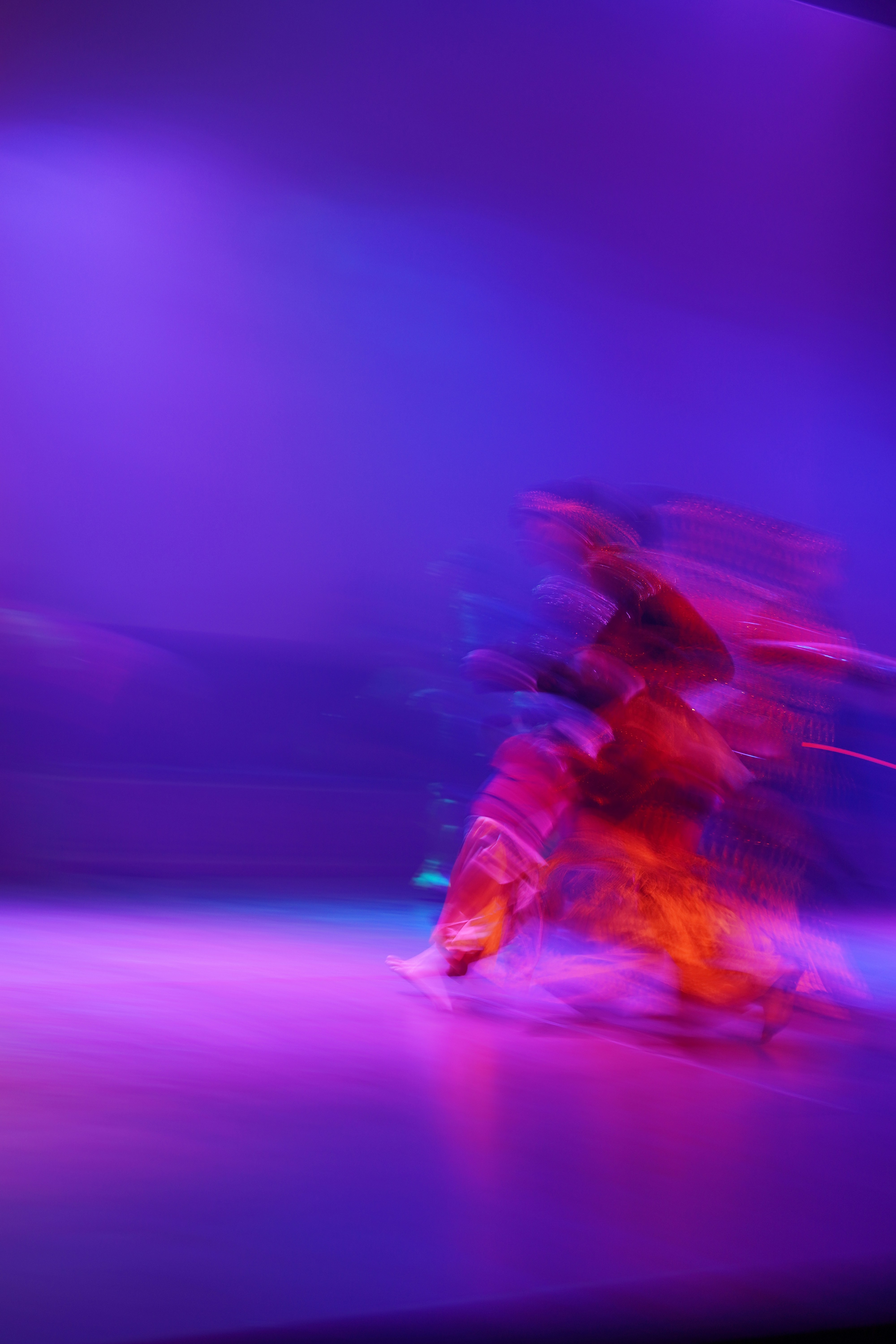 Violet Motion: Duel in a Neon Stage