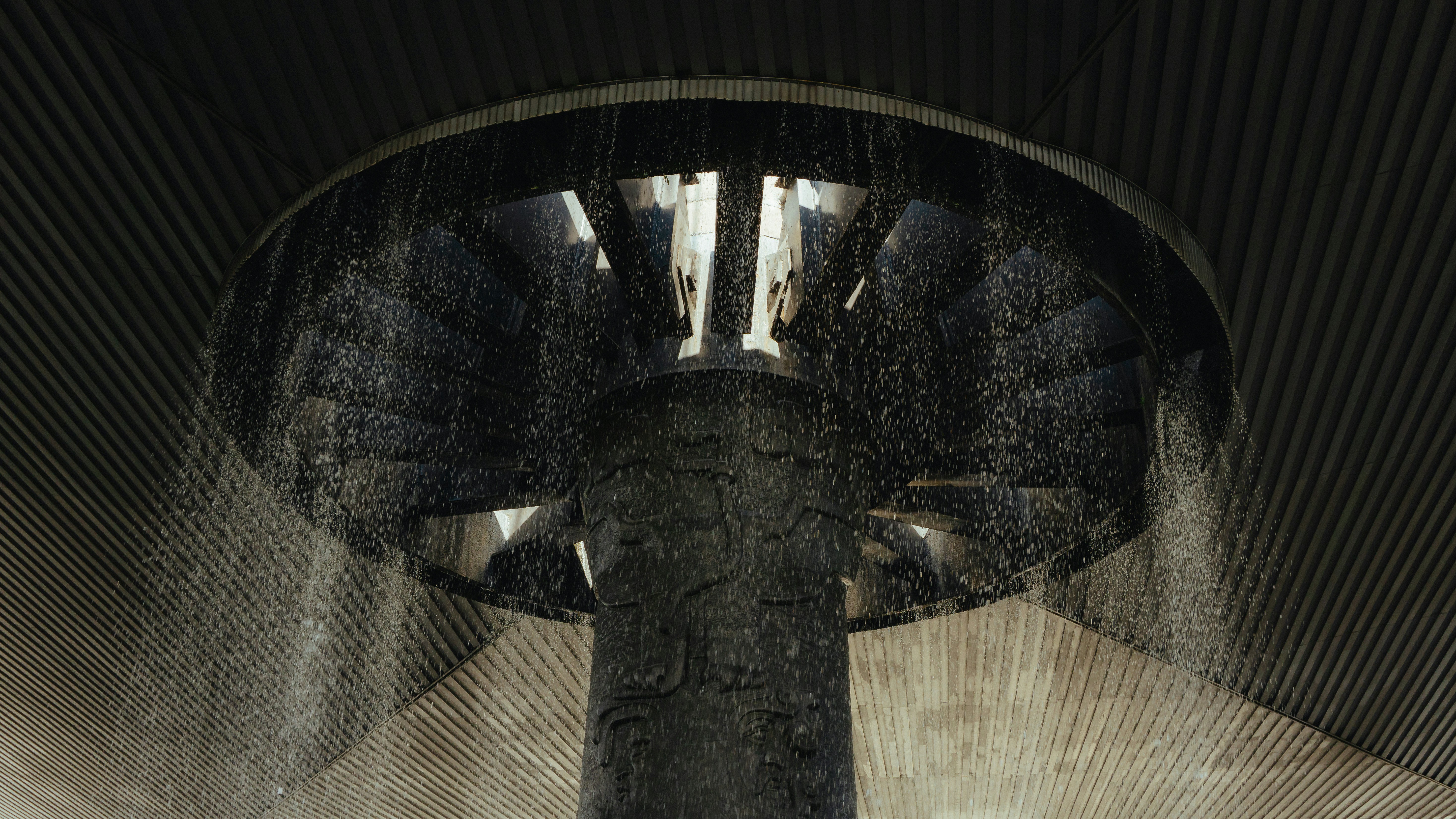 Cascading Spotlight: Central Rim of Circular Water Curtain