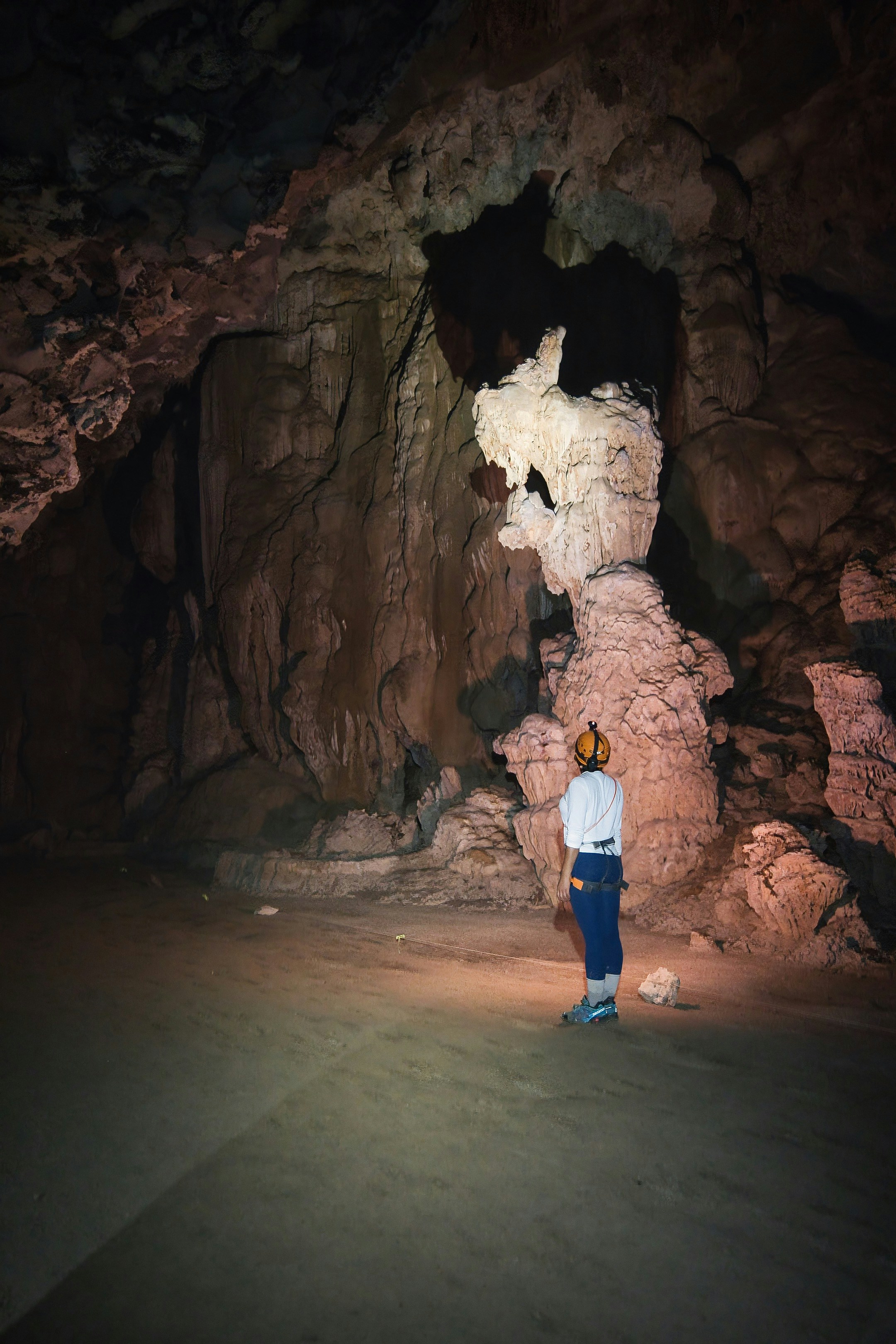 Cavern Explorer Illuminates a Pillared Passage