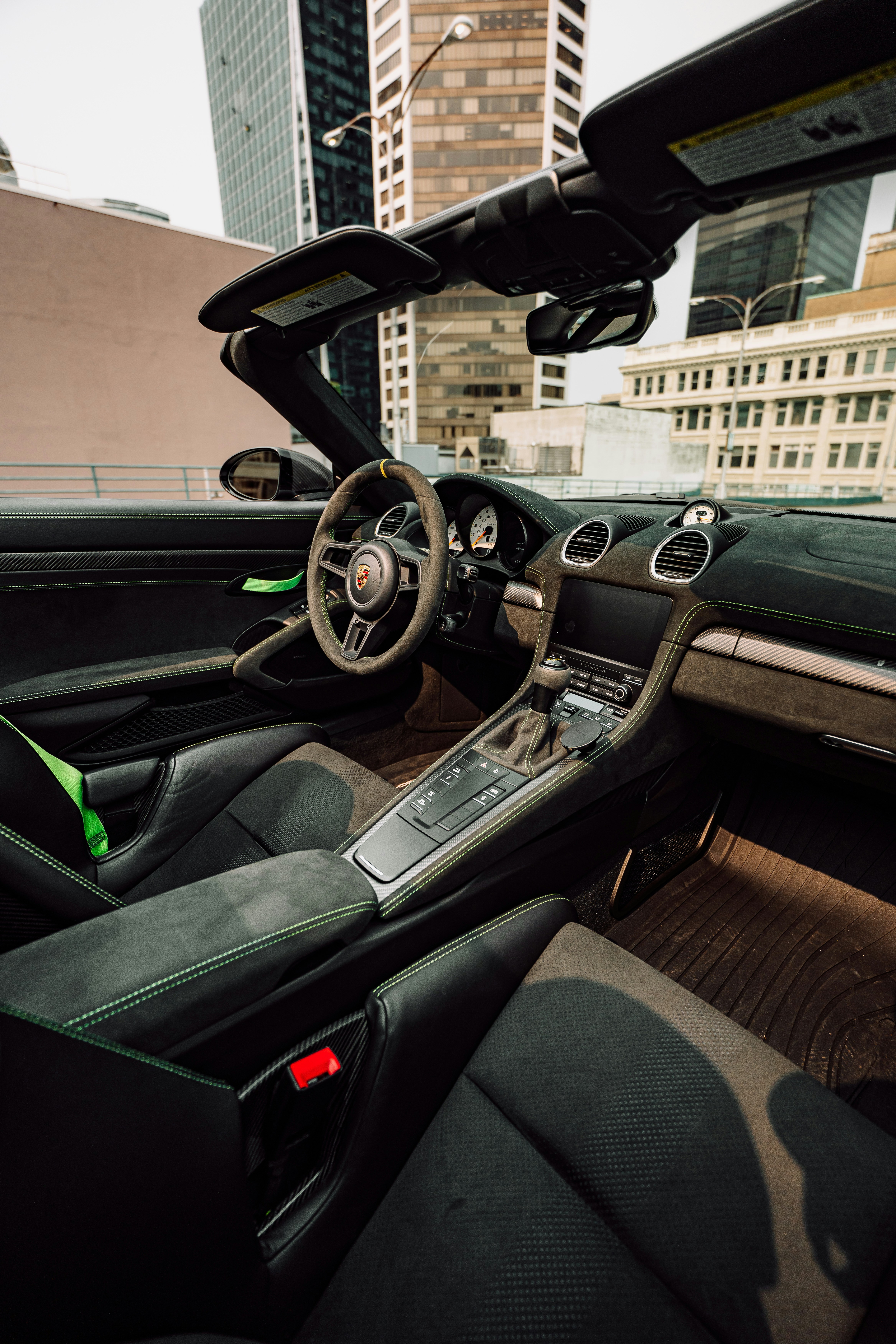 Lux Urban Convertible: A Porsche Cockpit Amid Skyscrapers