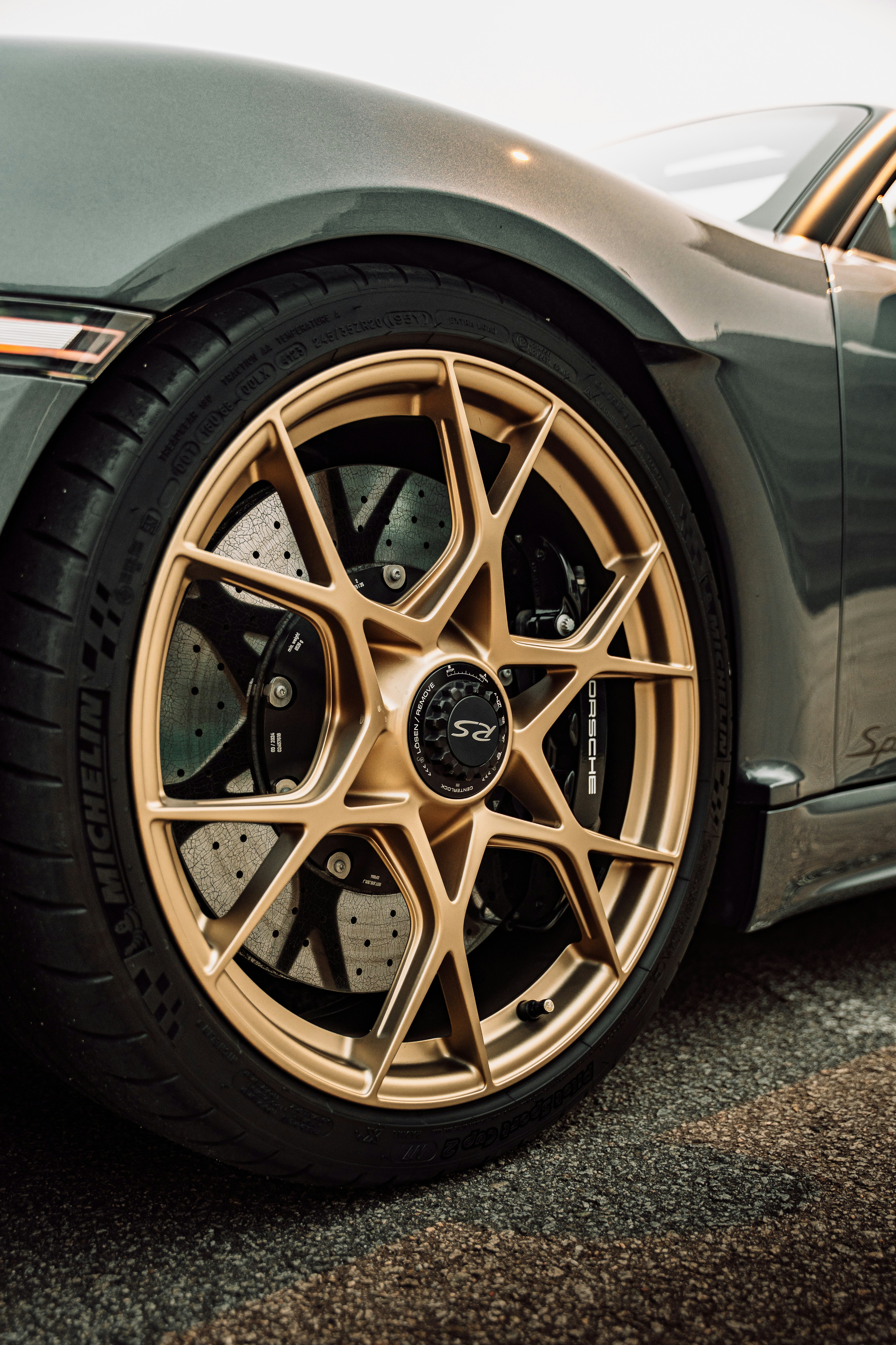 Gold Arcade: A Street-Ready Wheel in Focus