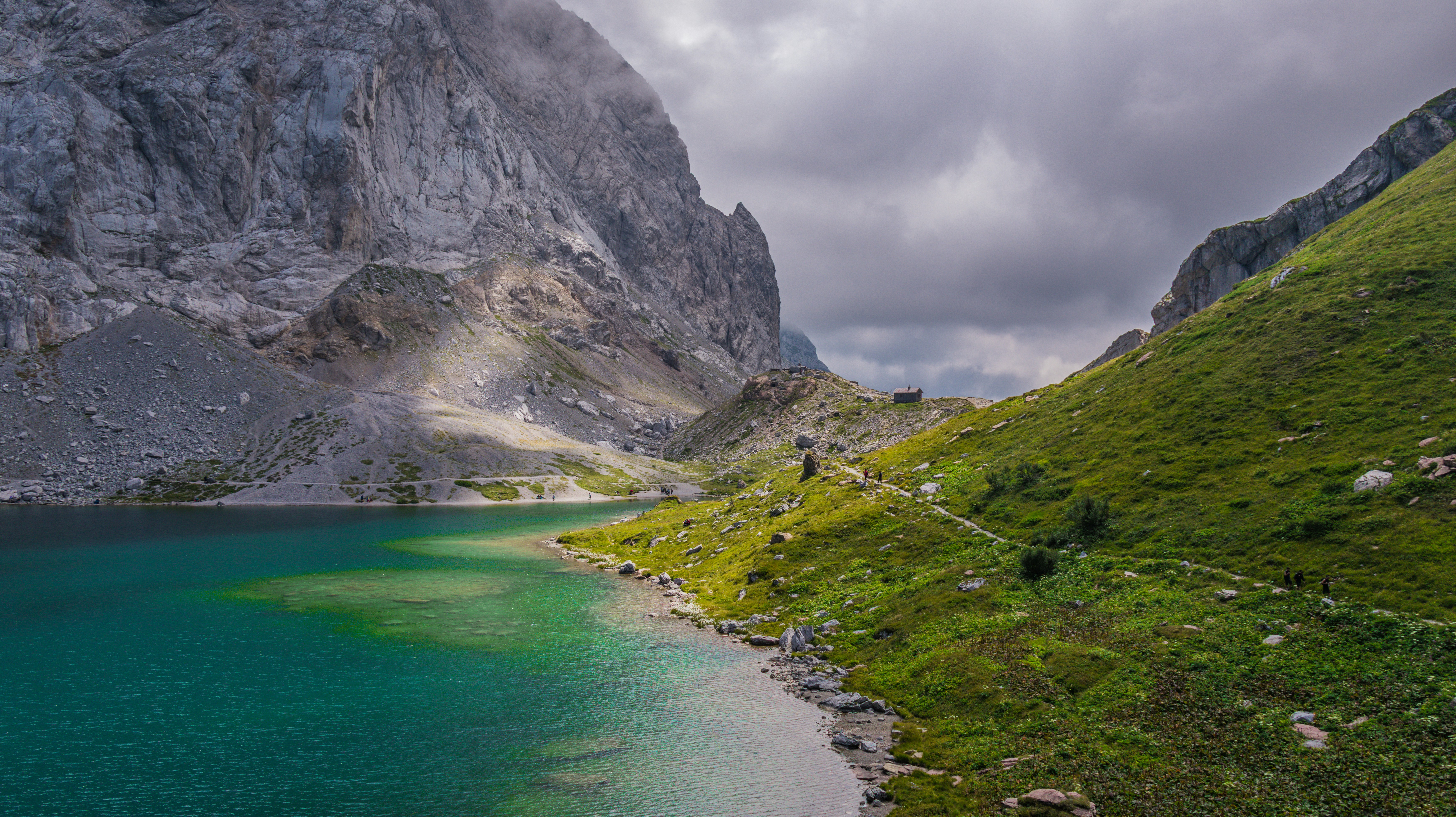 Emerald Reservoir at the Tangle of Stones