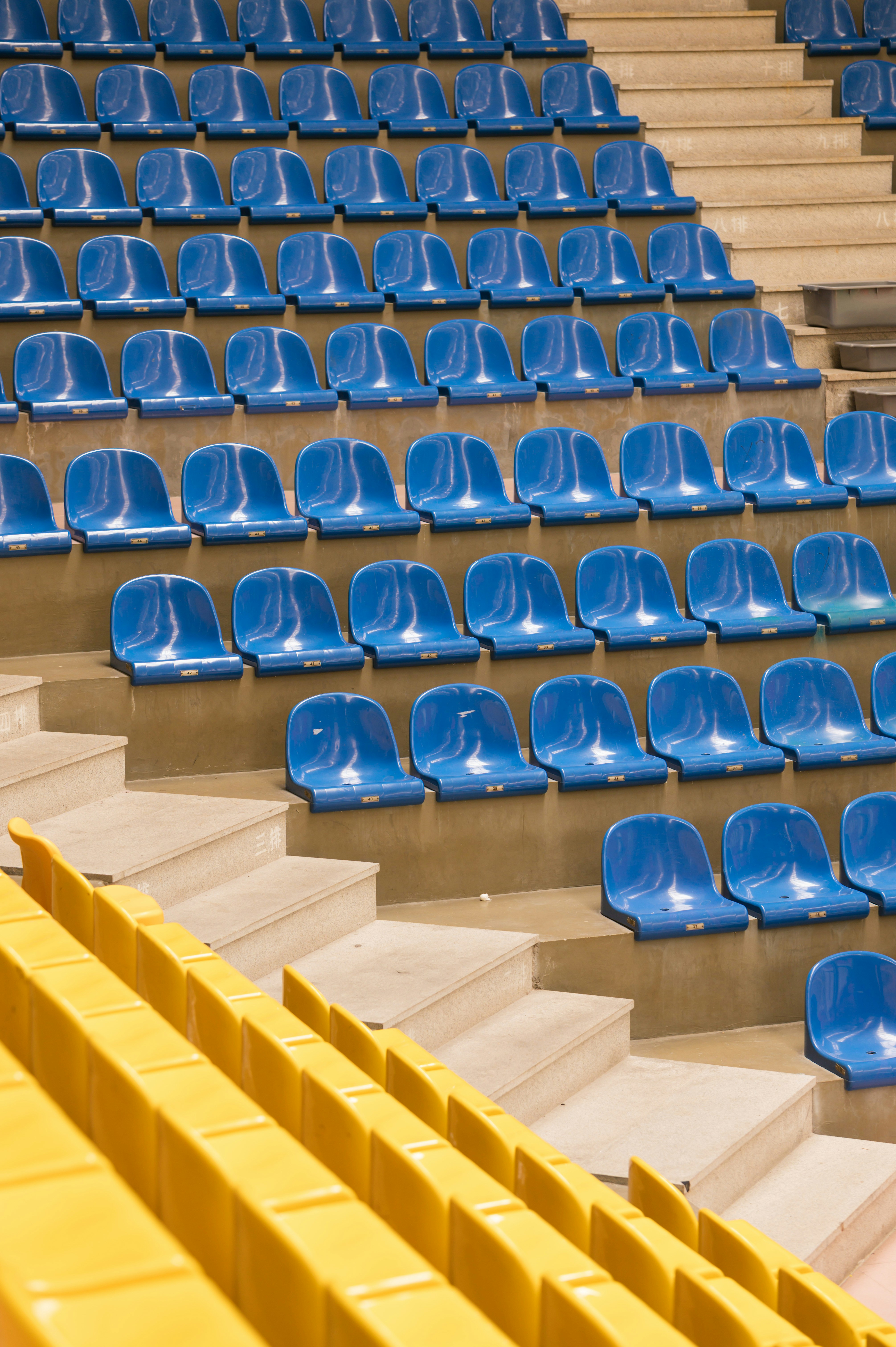 Bleu Rows of Empty Seats: Geometry in an Arena