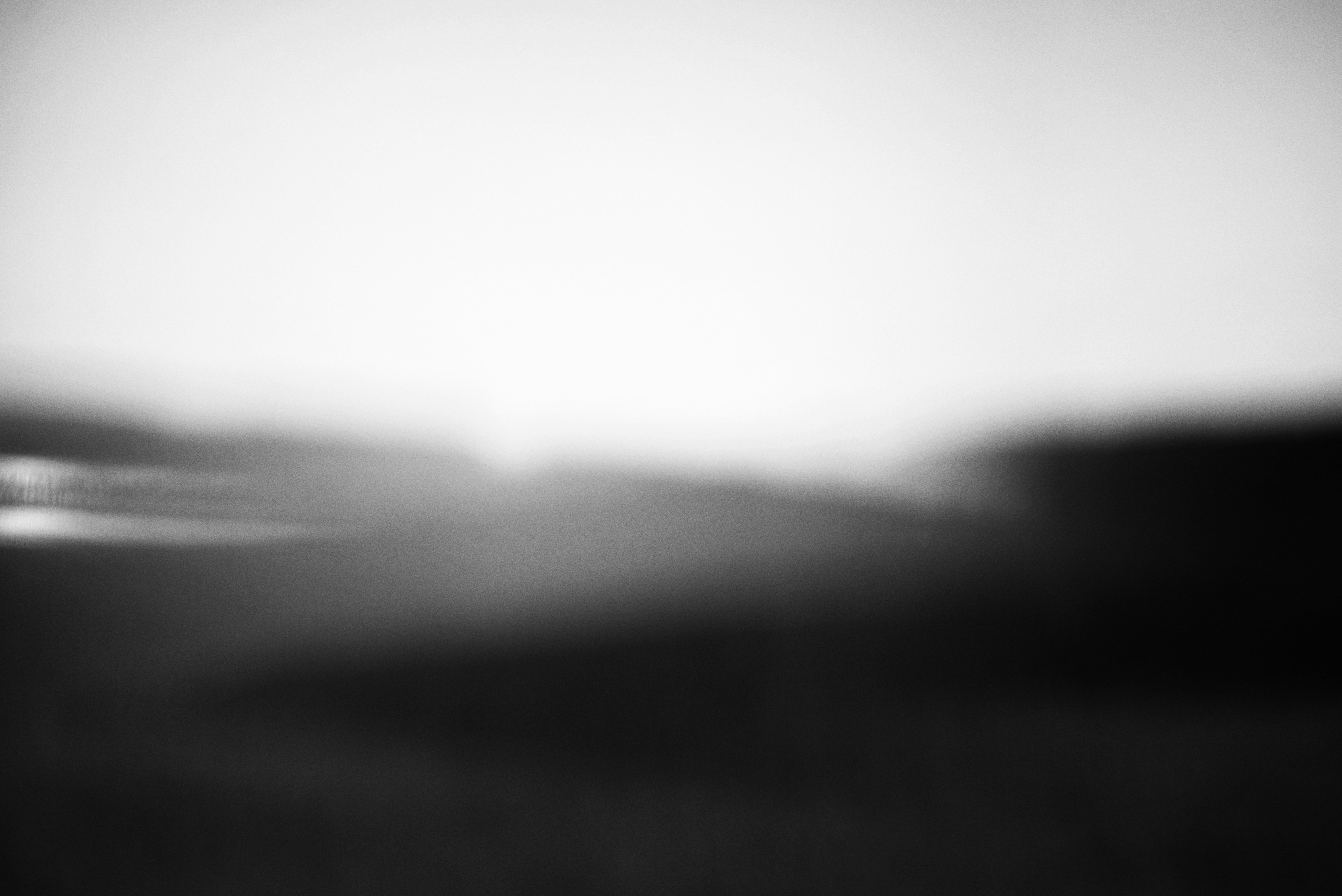 Soft Horizon at Dusk: Abstract Blur Across a Quiet Landscape