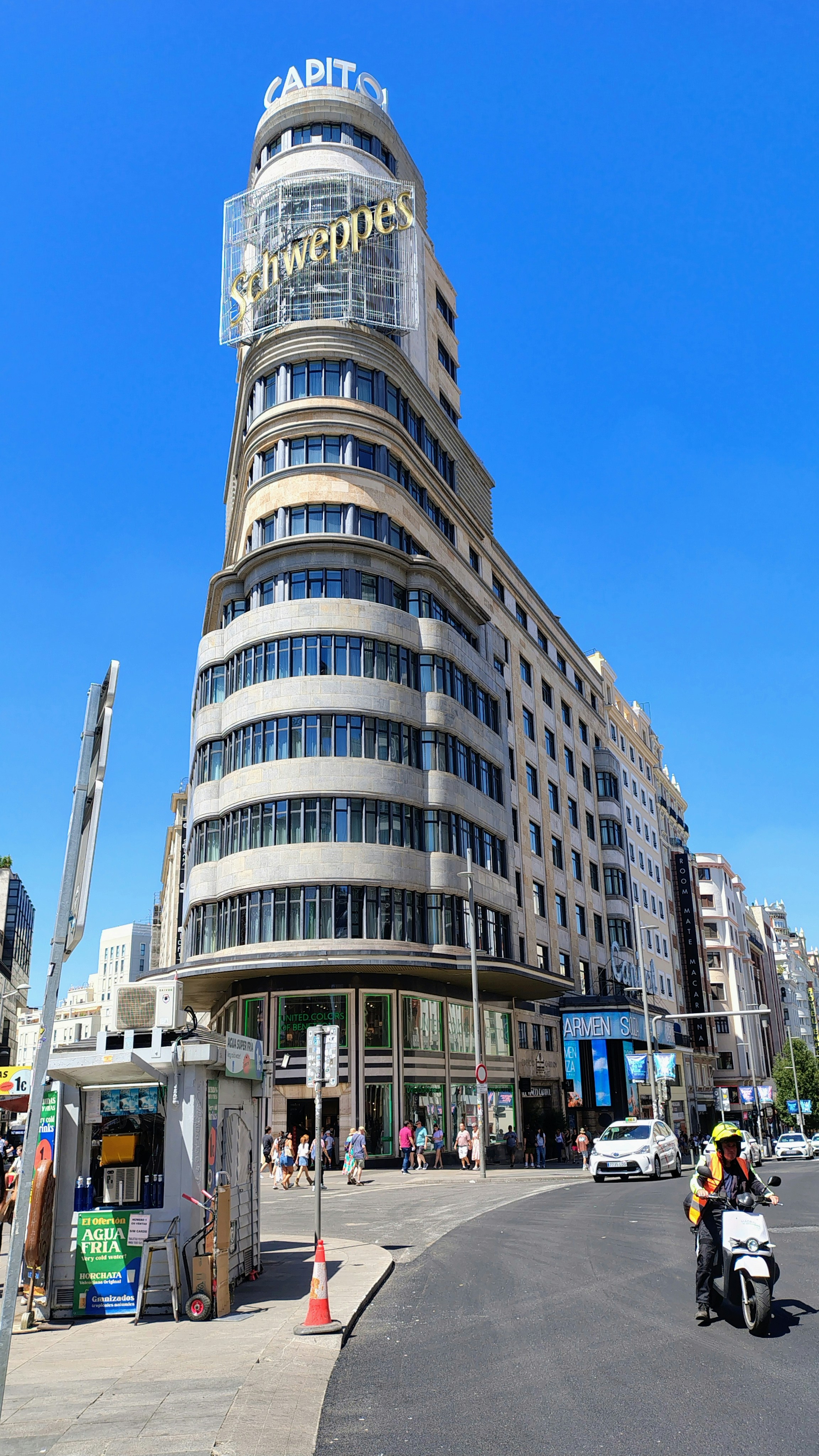 Capitol Tower: The Shaped Sky of Downtown Madrid