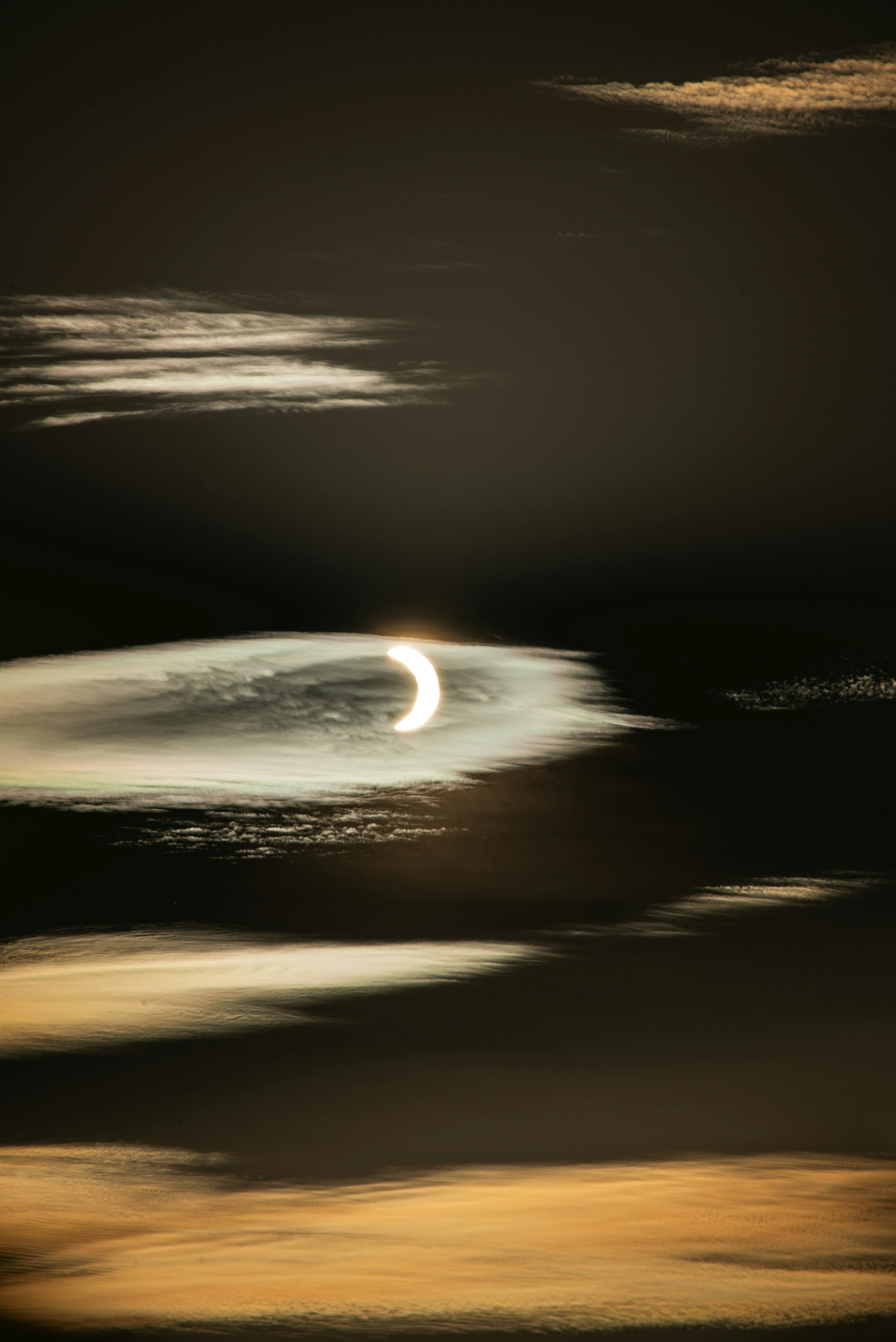 Moonlit Distortion over a Quiet Horizon