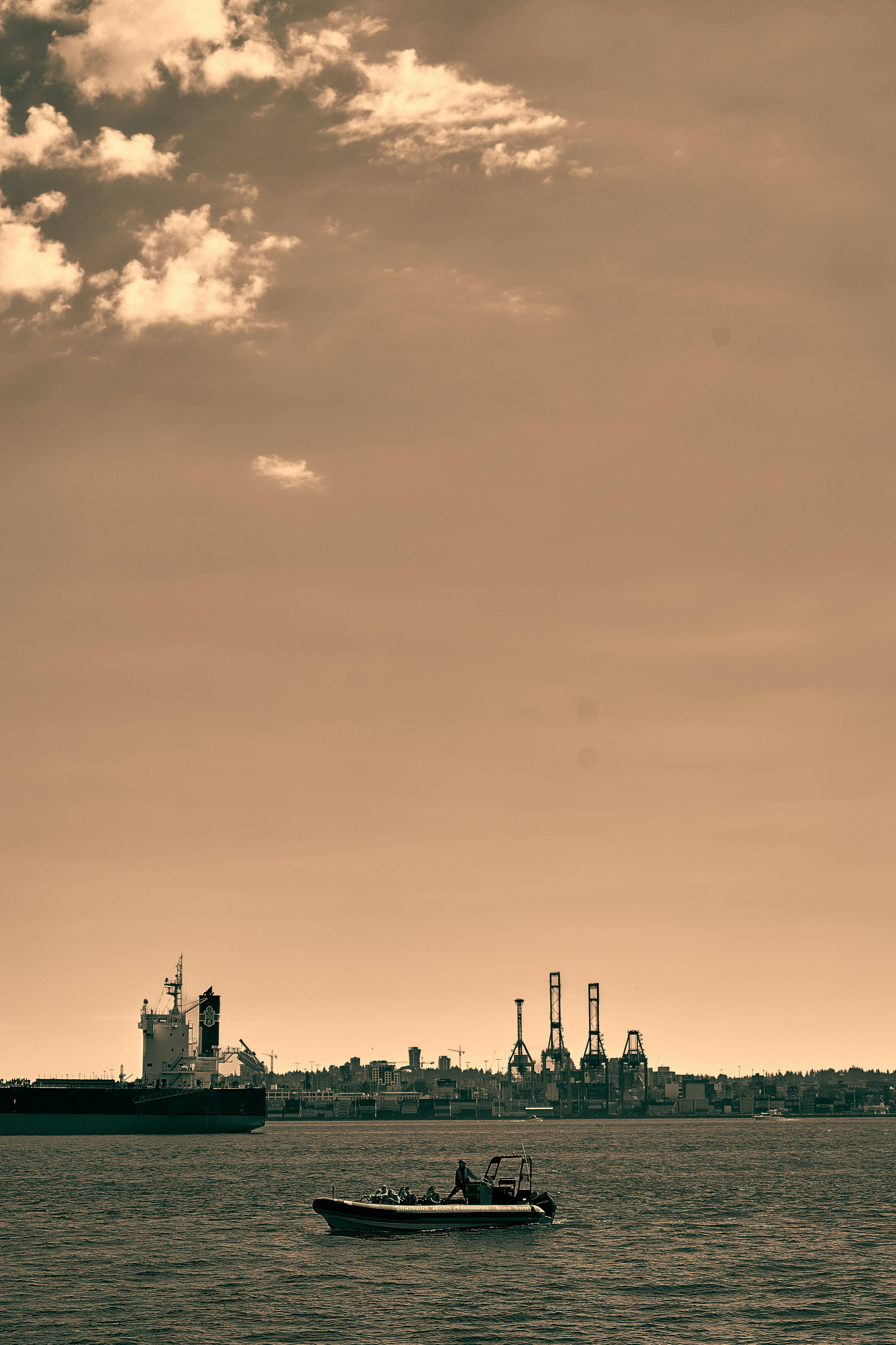 Harbor Silhouette at Dusk: A Floating Quiet