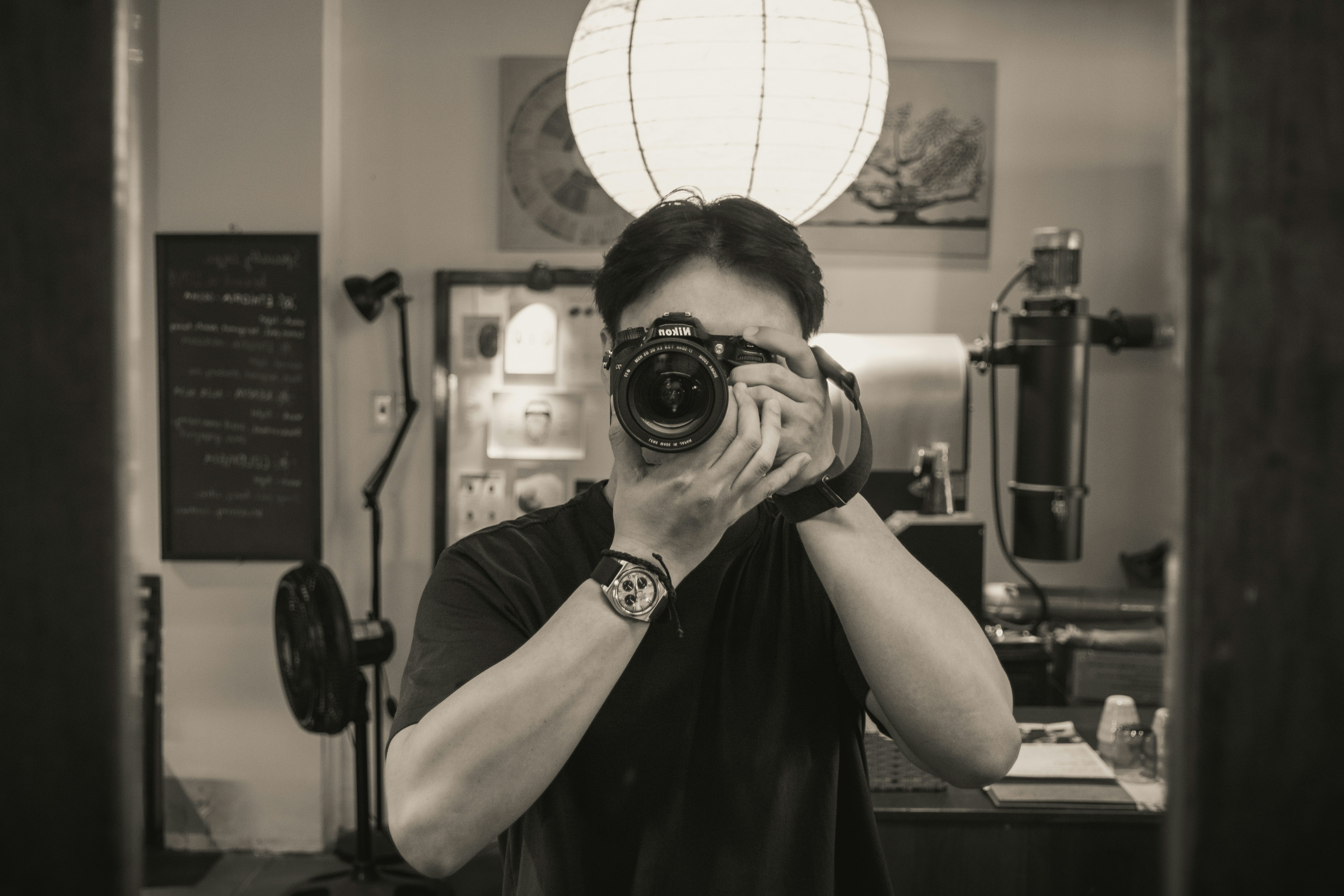 In the Mirror: A Quiet Portrait of Focus