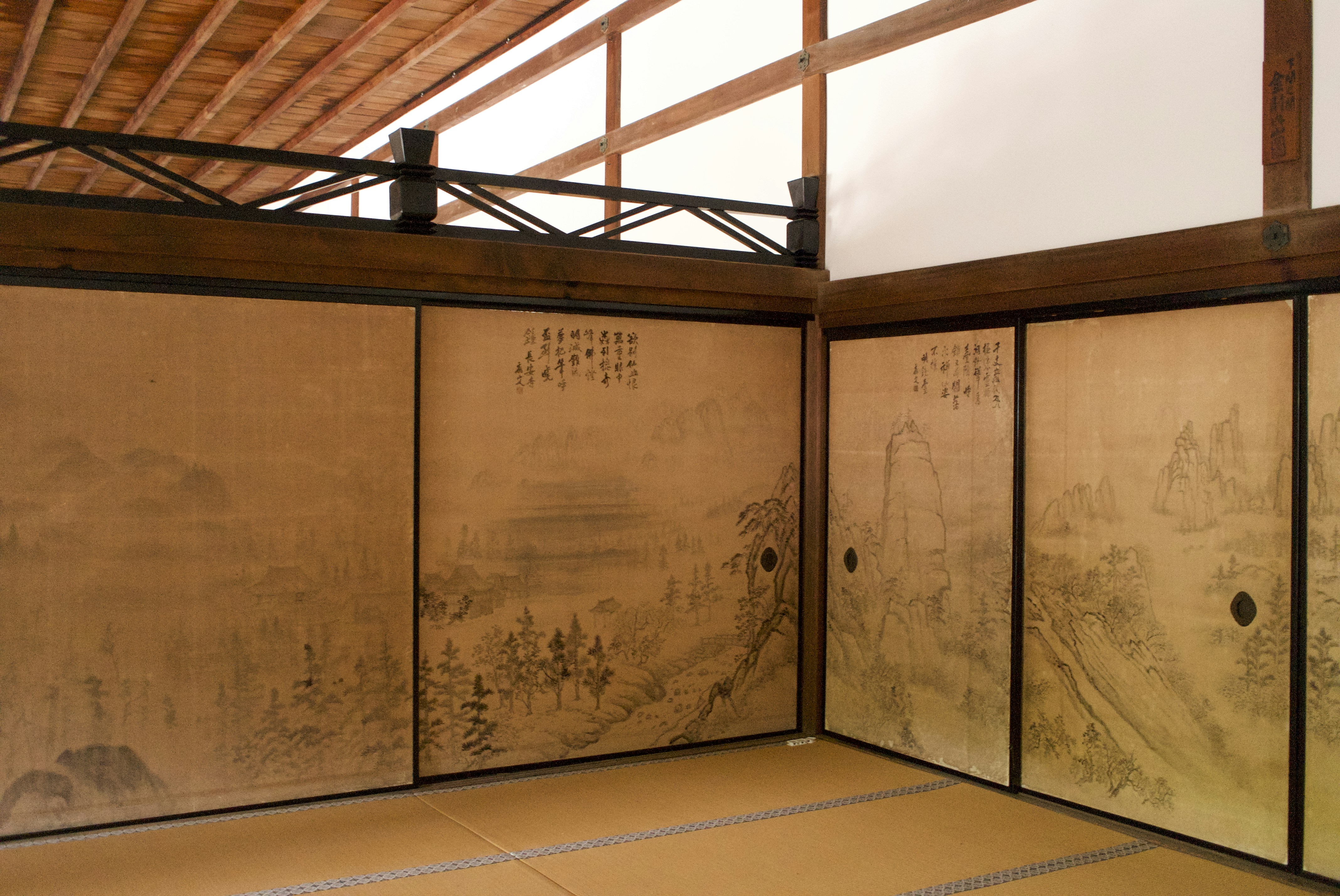 Silent Shoji Gallery: Golden Panels and Quiet Corner
