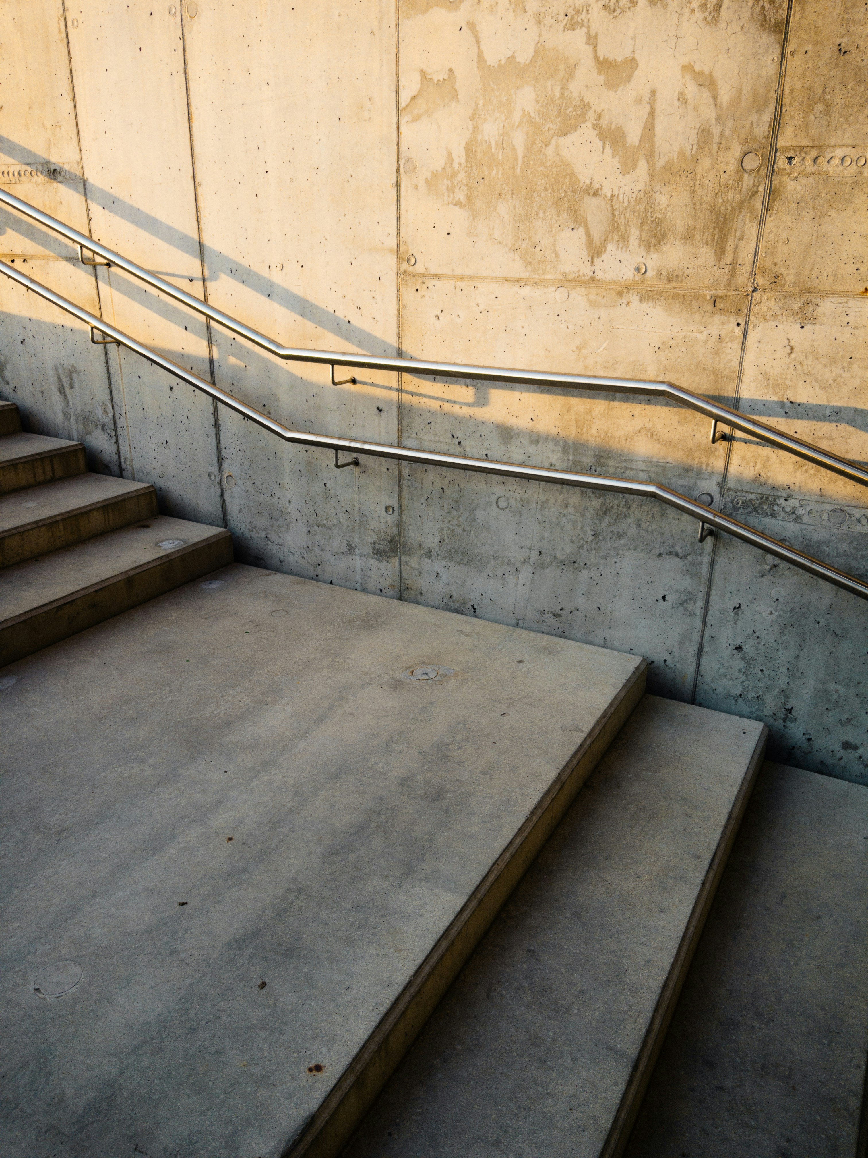 Staircase Geometry: Concrete Angles and Handrails