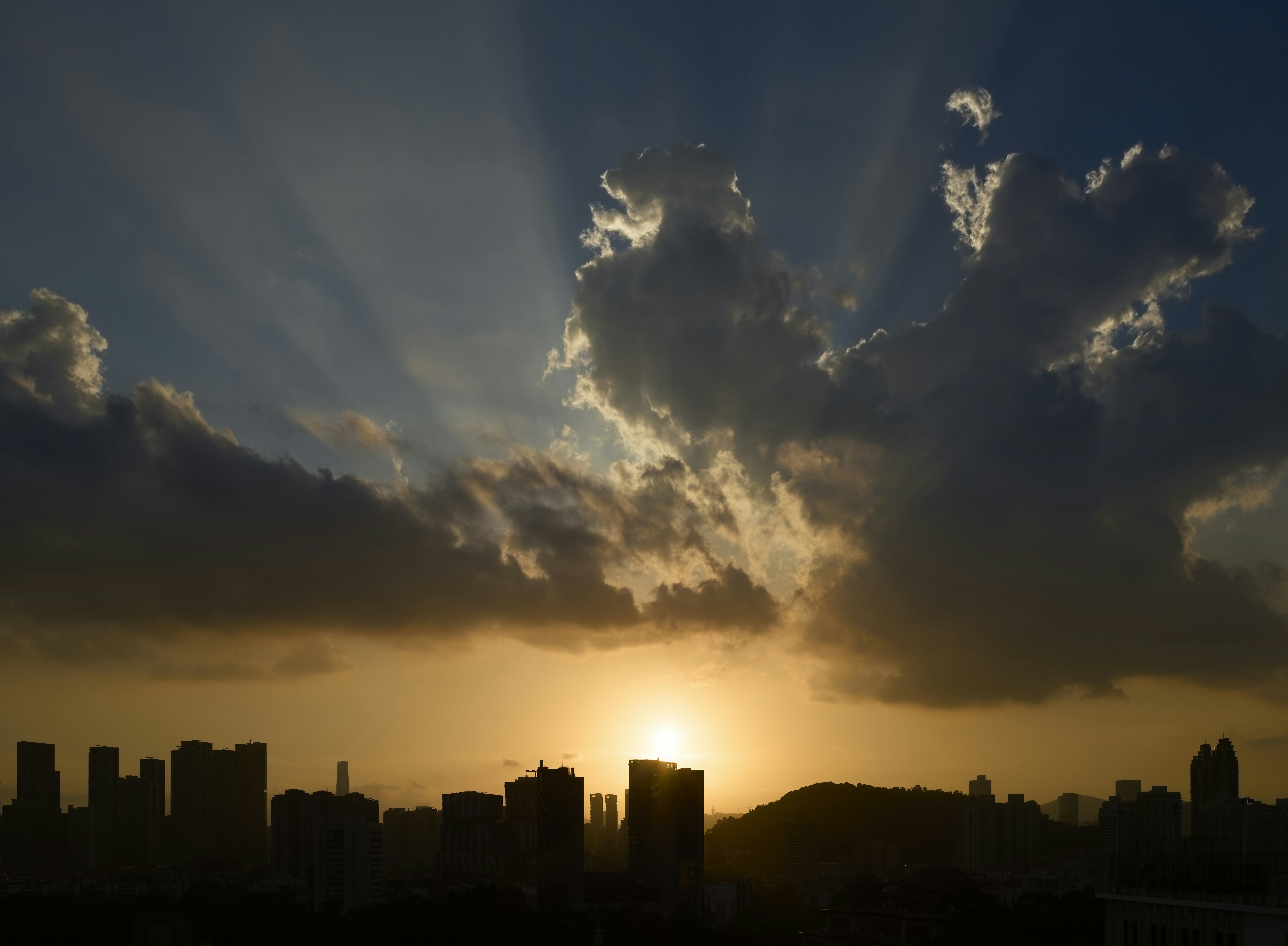 Dusk Over the Silent Skyline