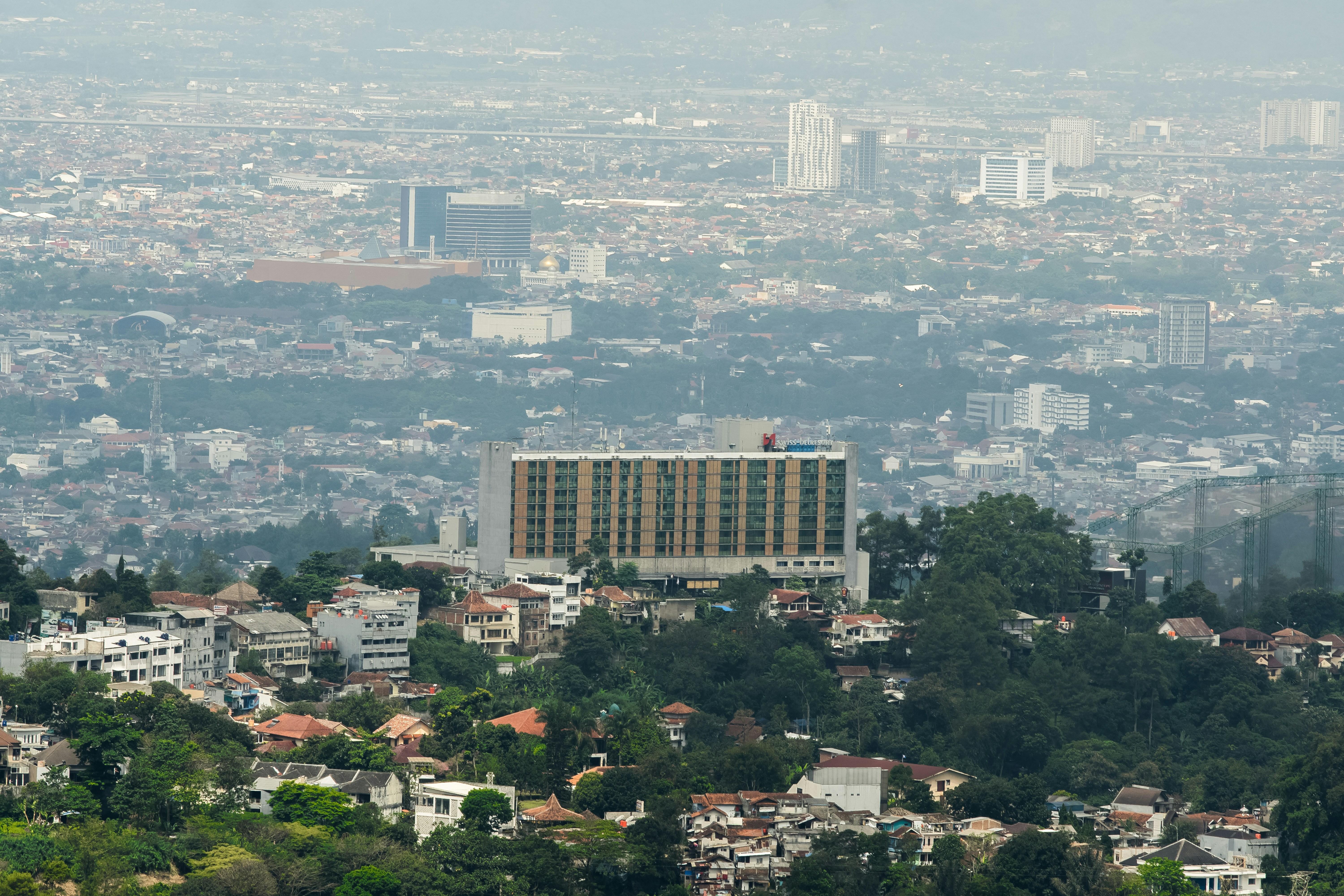 Midcity Panorama: A Climbed Urban Ridge with a Central Hotel
