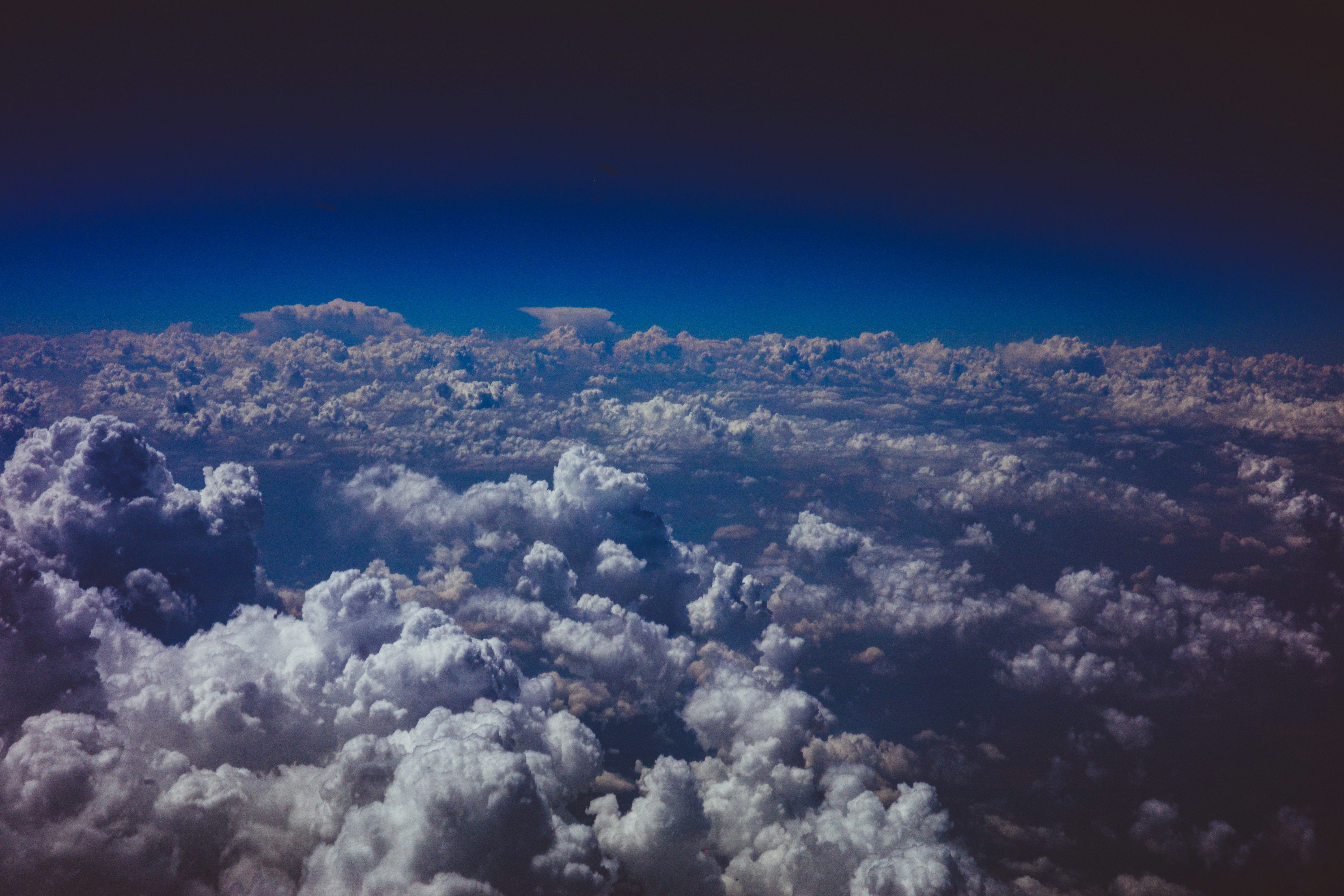 A Skybound Horizon Above the Cloud Sea