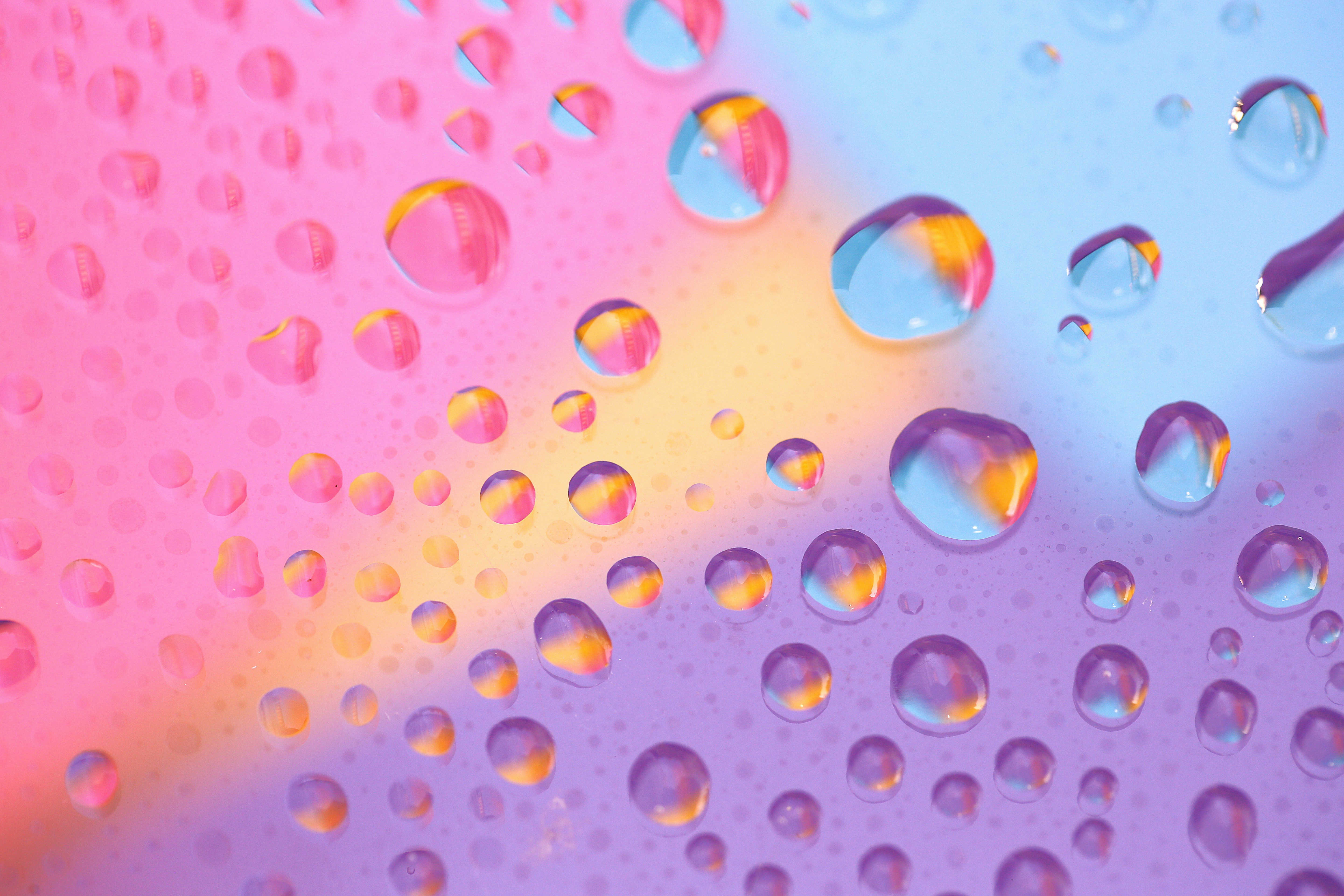 Liquid Prism: Colorful Droplets on a Soft Gradient