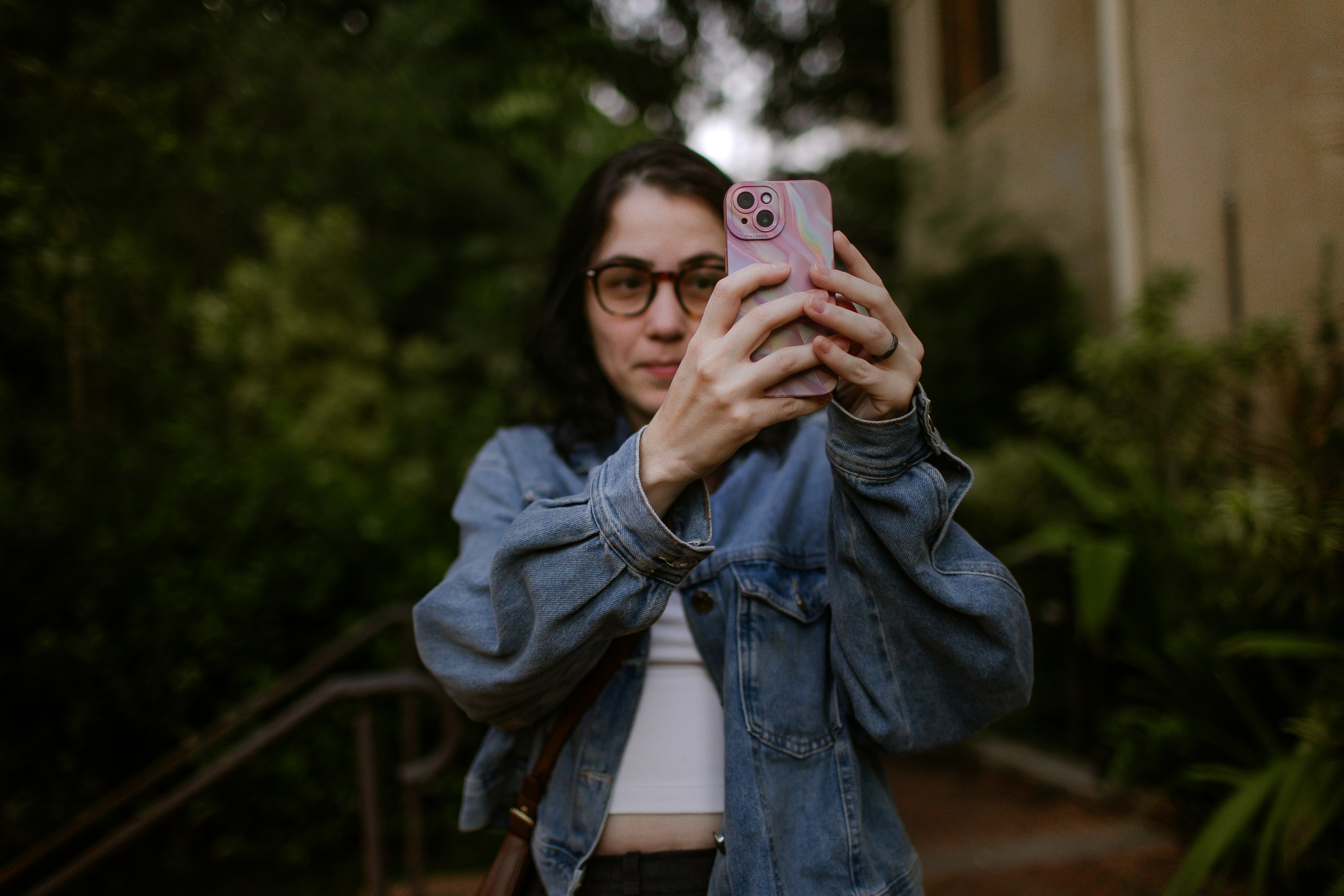 Selfie in Focus: The Denim Frame