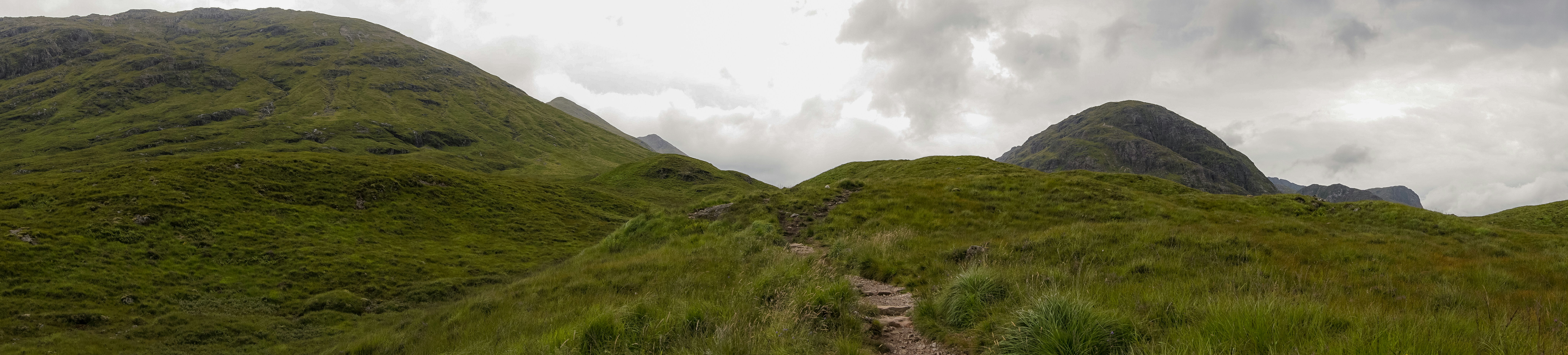 Rugged Crest: A Quiet Traverse Through Open Moorland