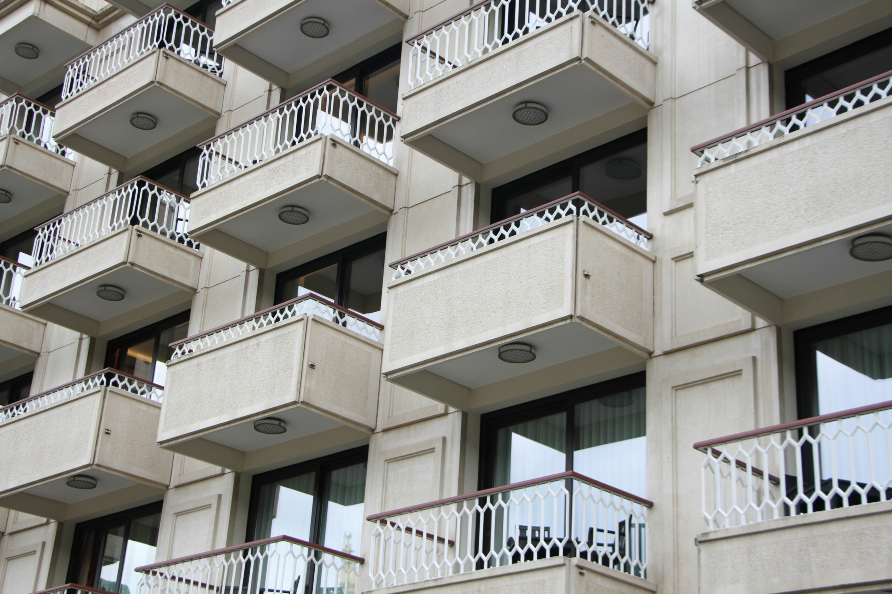 Echoes of Concrete Geometry: Repeated Balconies Rise in Cadence