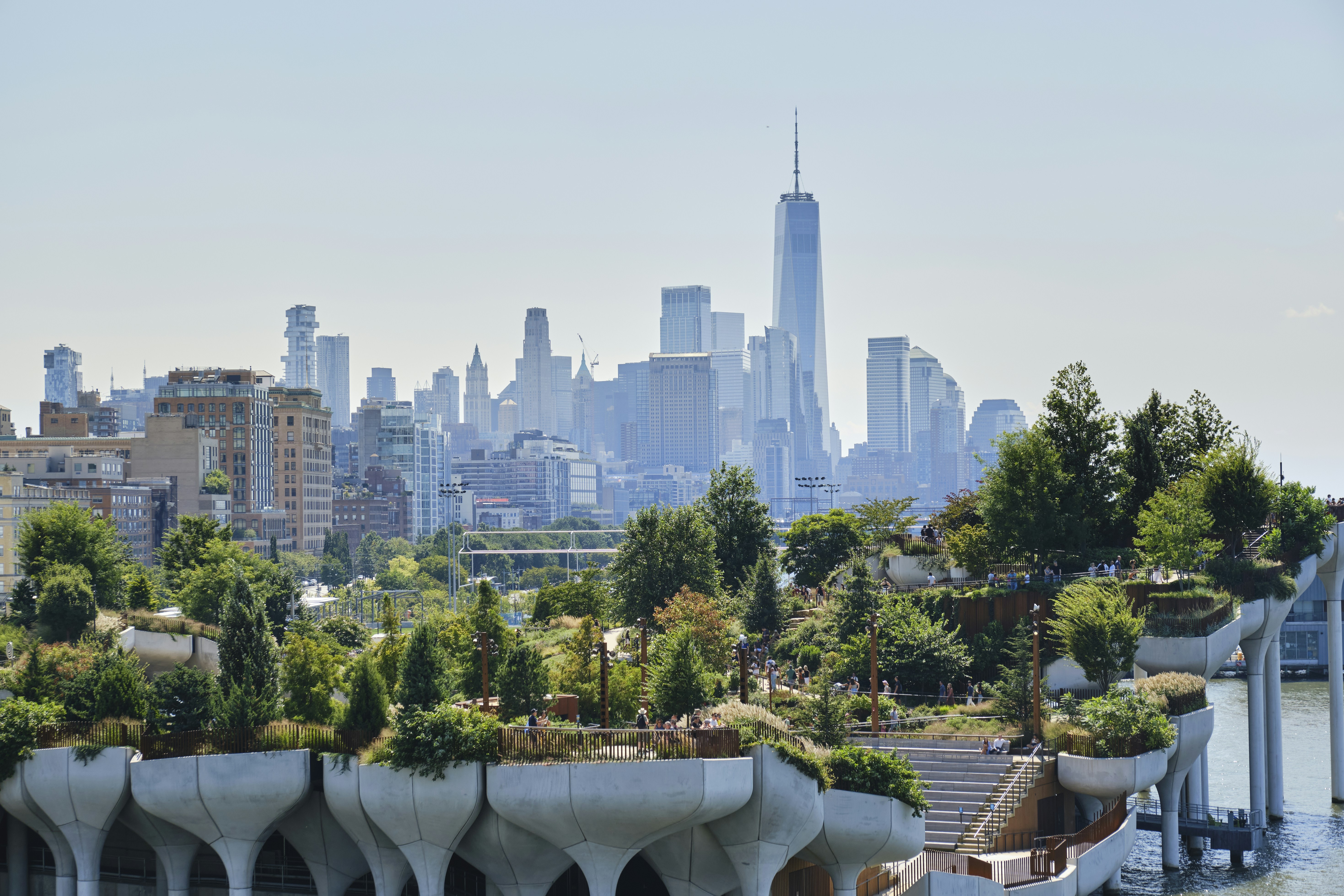 Skyline Oasis: Urban park Framing the City