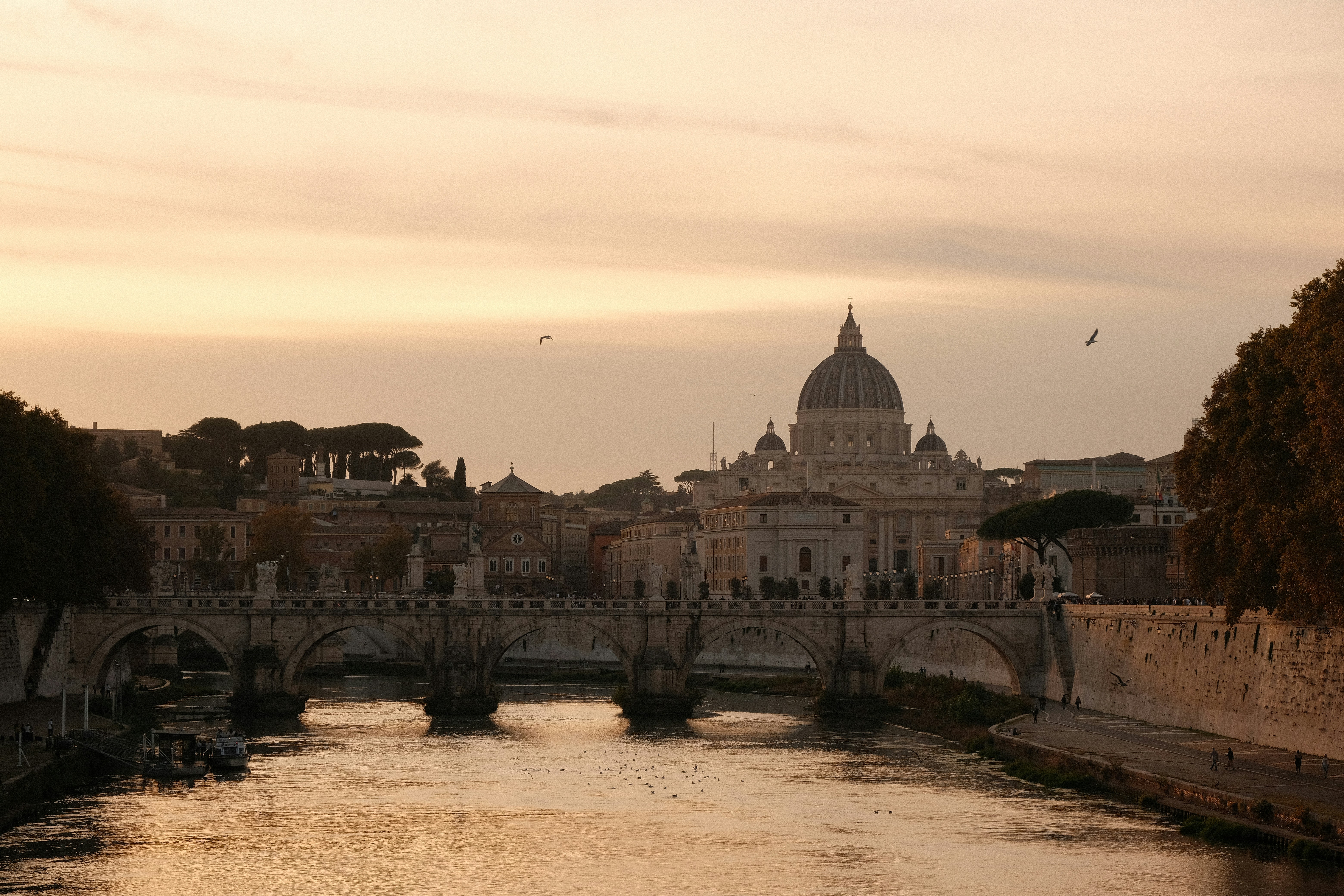 Domes and Ponte: Evening Flow Over the Tiber